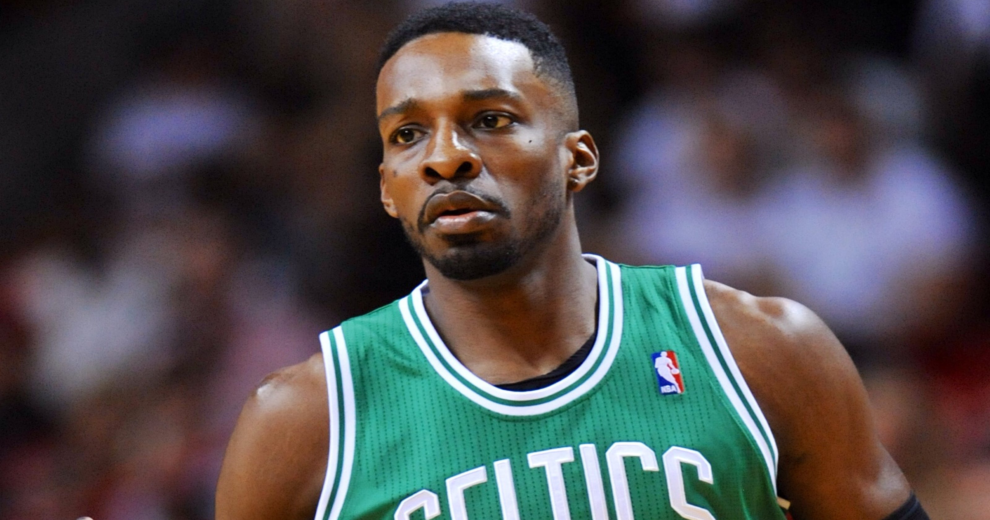 Celtics edge Heat on Jeff Green's buzz-beater