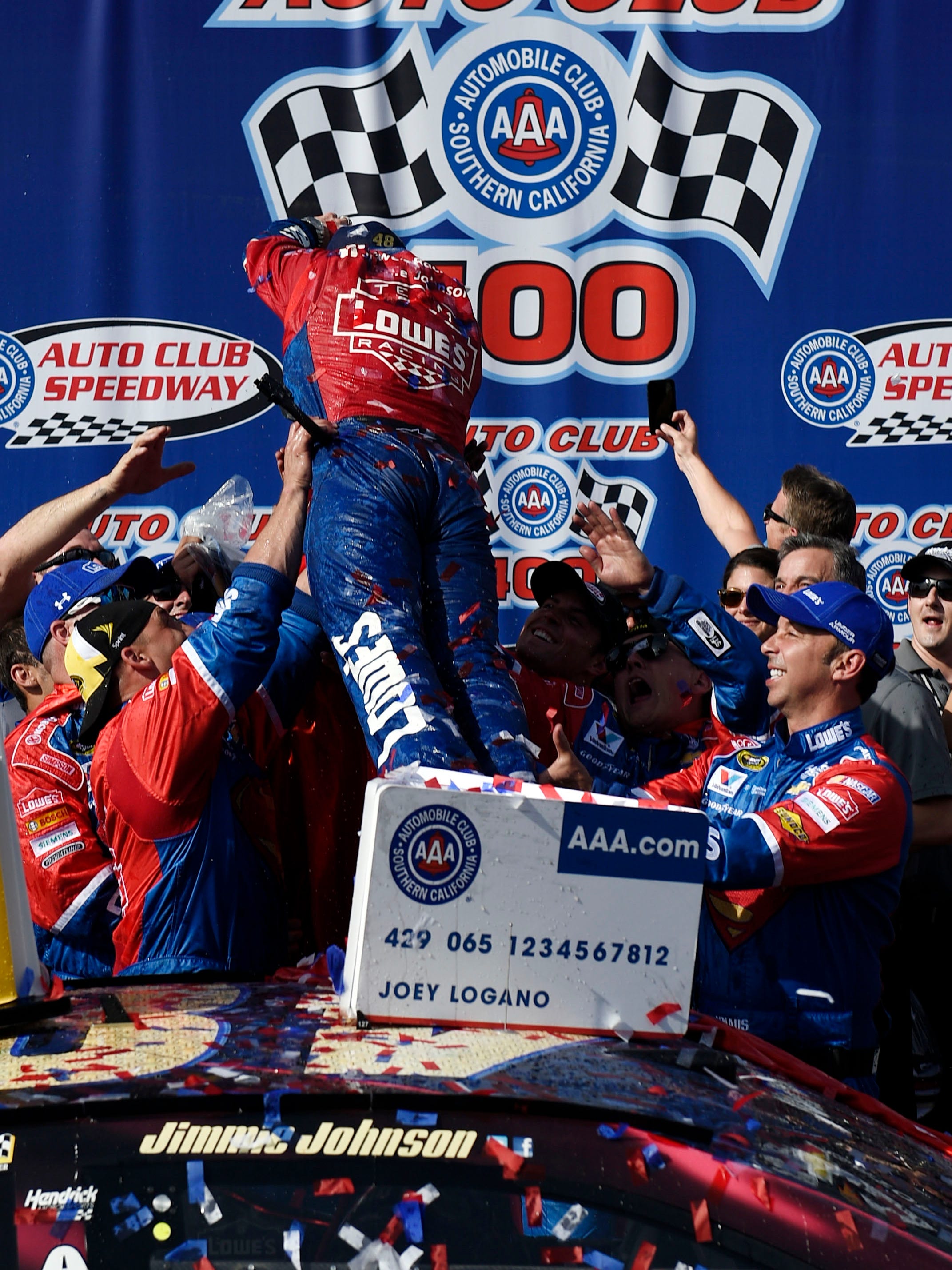 Jimmie Johnson's 77th win leaves crew, teammate in awe