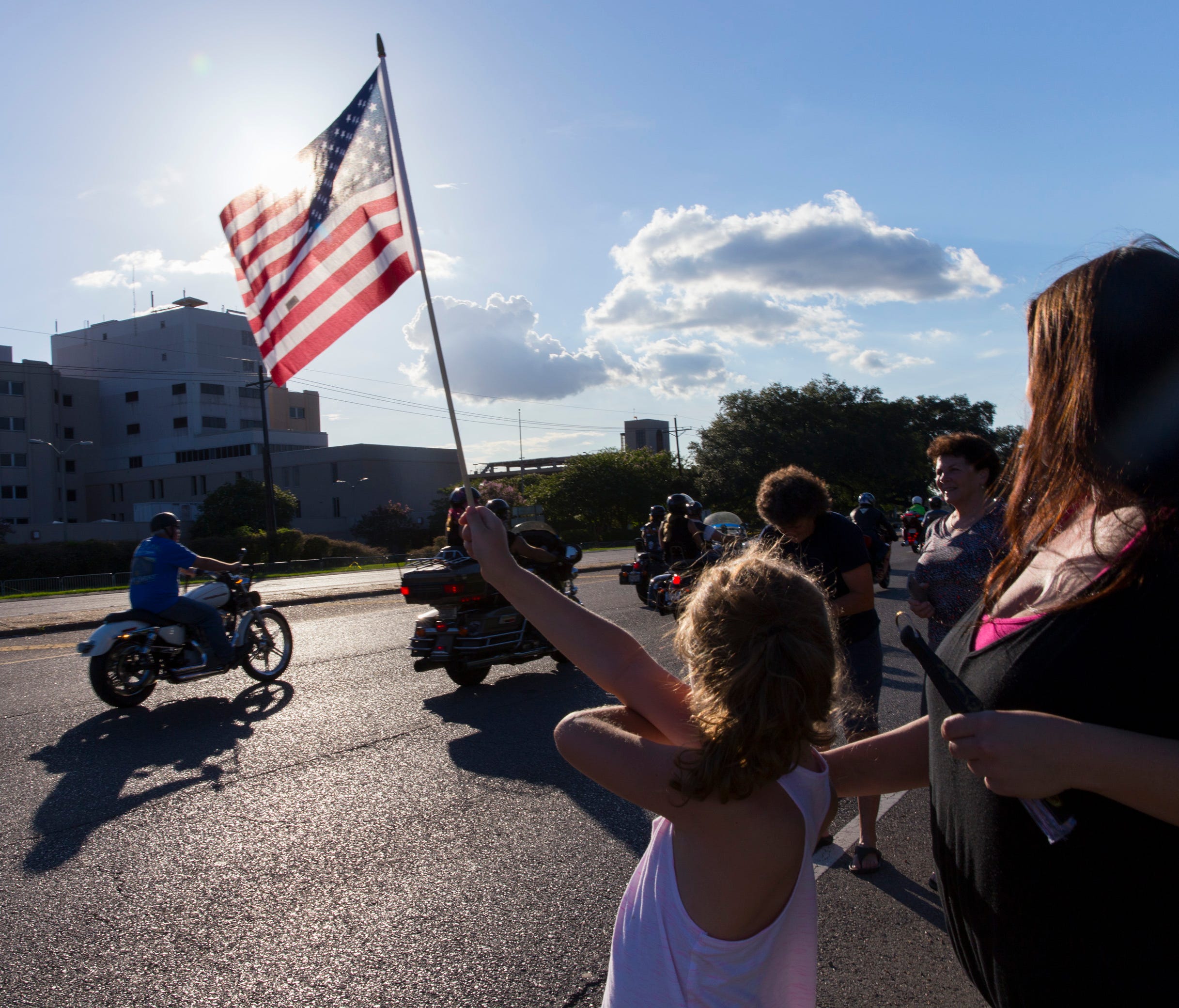 Motorcyclists ride to help Baton Rouge police heal | whas11.com