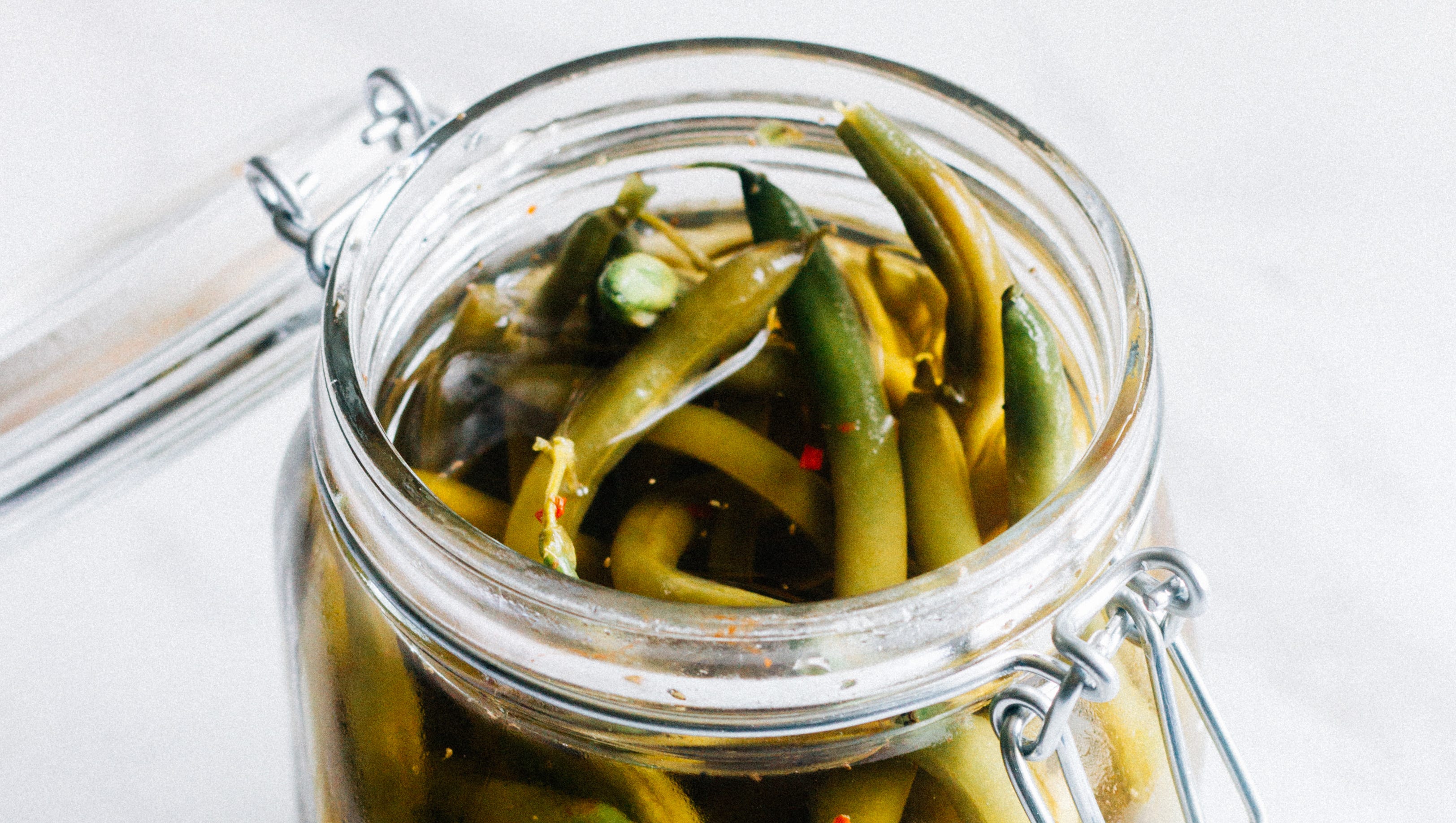 Spicy Quick Pickled Green Beans