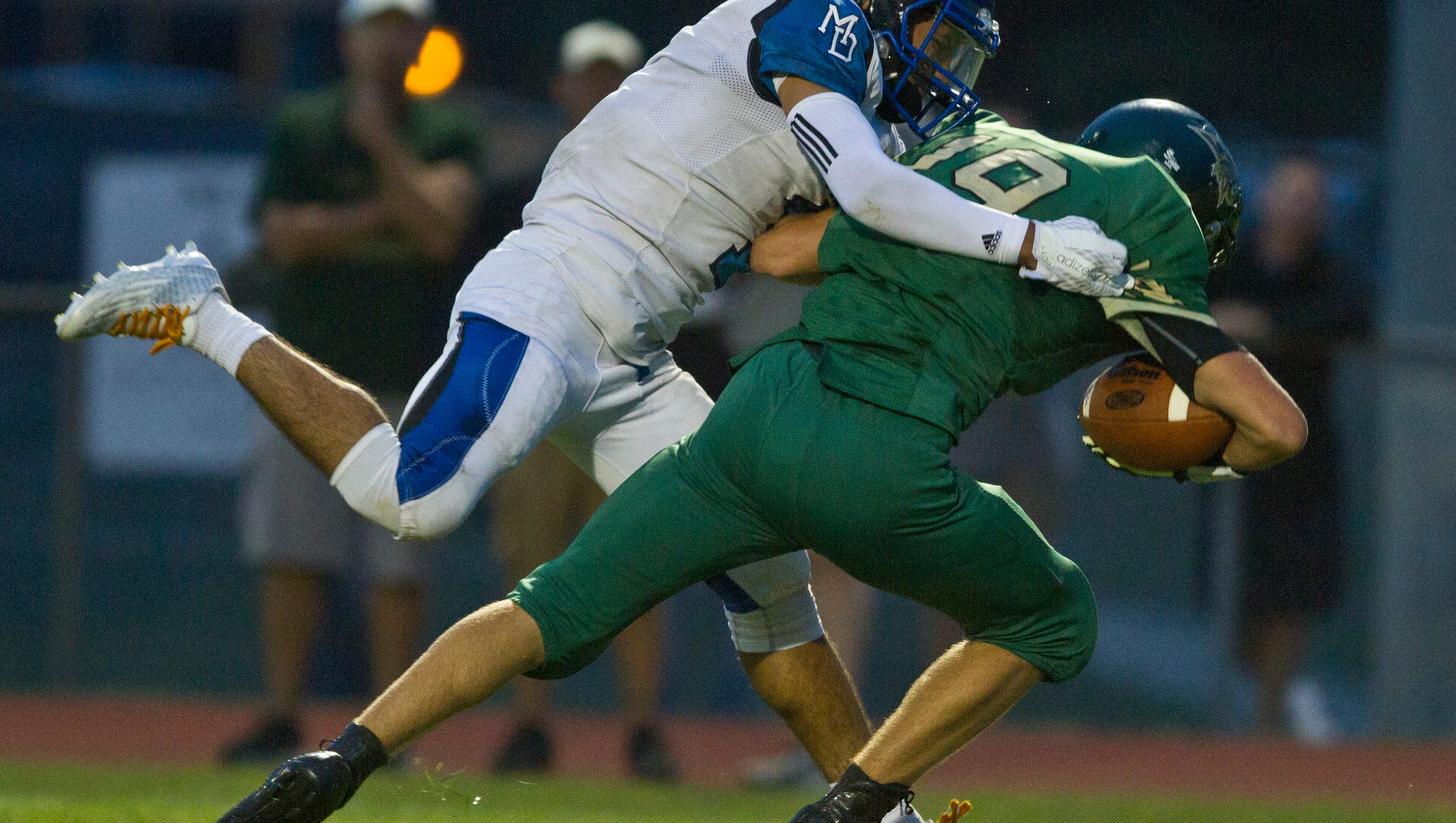 Calderon gets game-winning 14-yard TD with 2:28 left