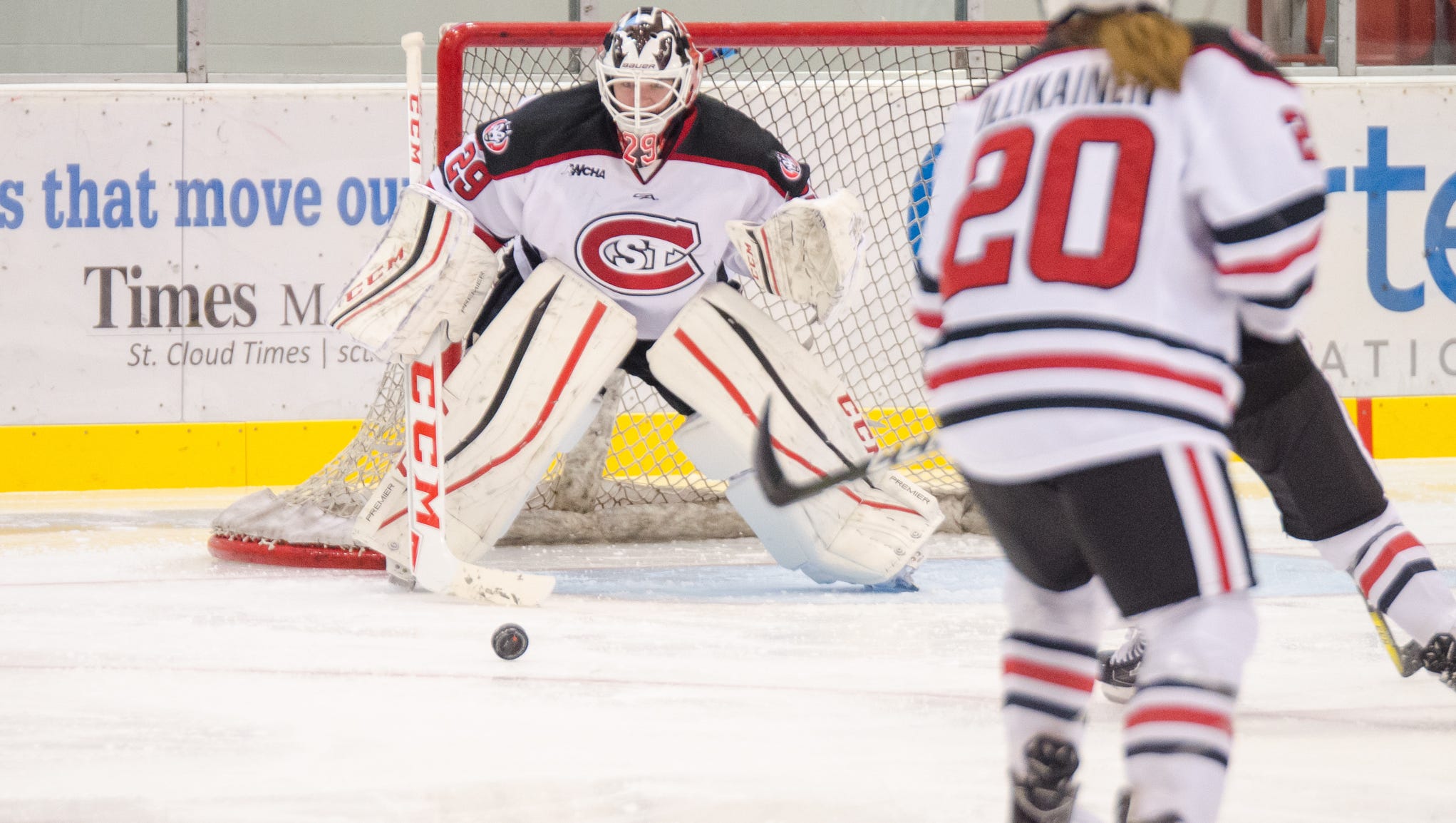 Women’s hockey: Crosby fights for playing time for SCSU