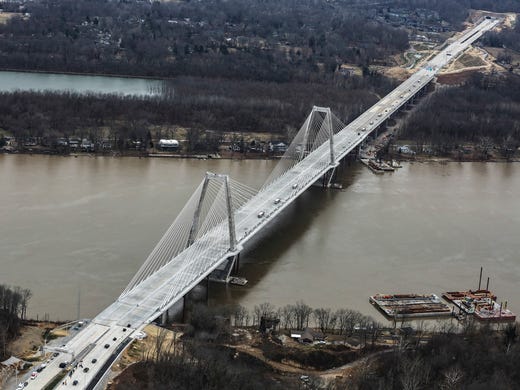Ohio River bridge drivers say they didn't get RiverLink toll bills