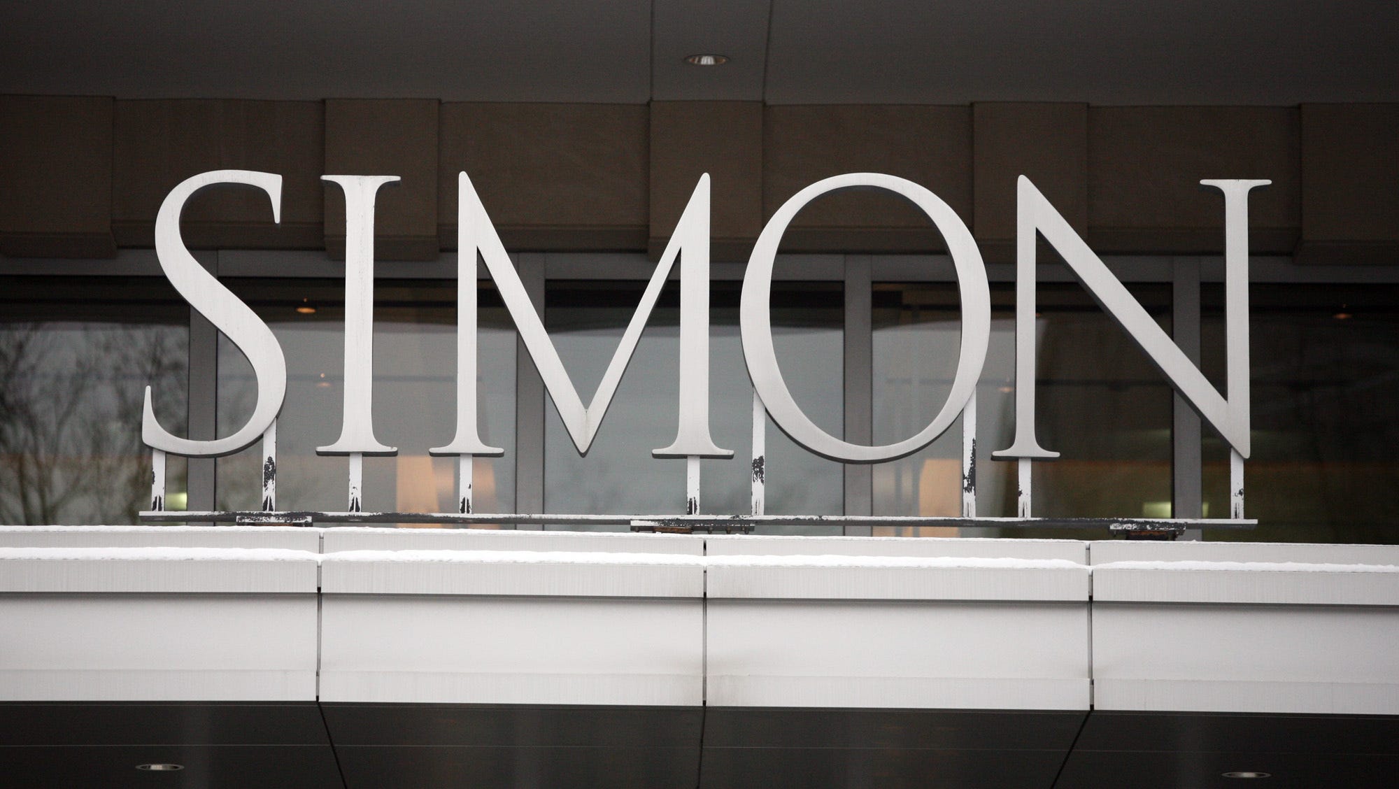 Mall owner Simon to spin off smaller properties