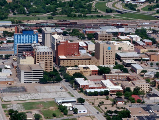 Pilots around Wichita Falls take advantage of blue clear skies