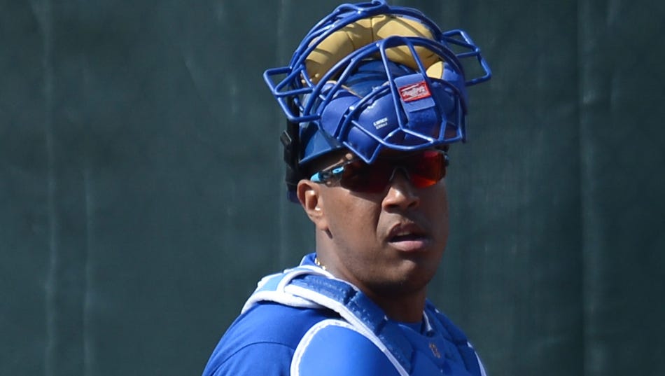 Royals, catcher Salvador Perez agree to a 5-year extension