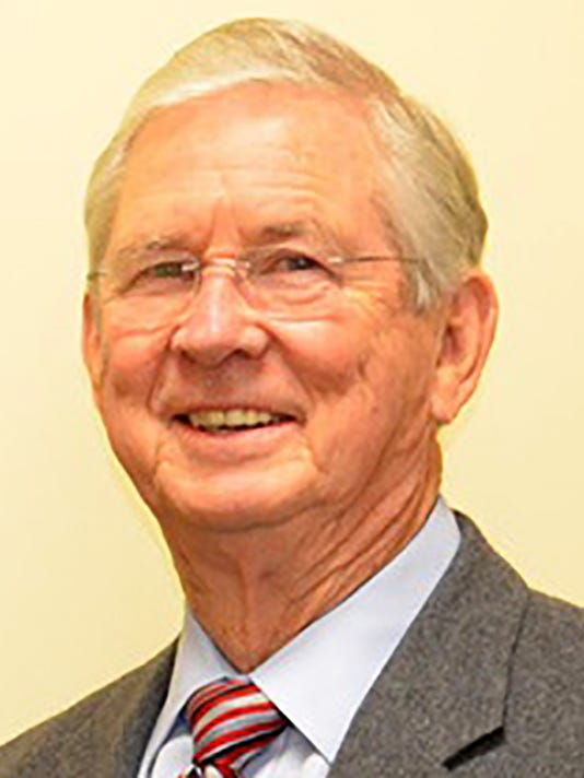 Retired Judge Pickering to lead Carson campaign in Miss.