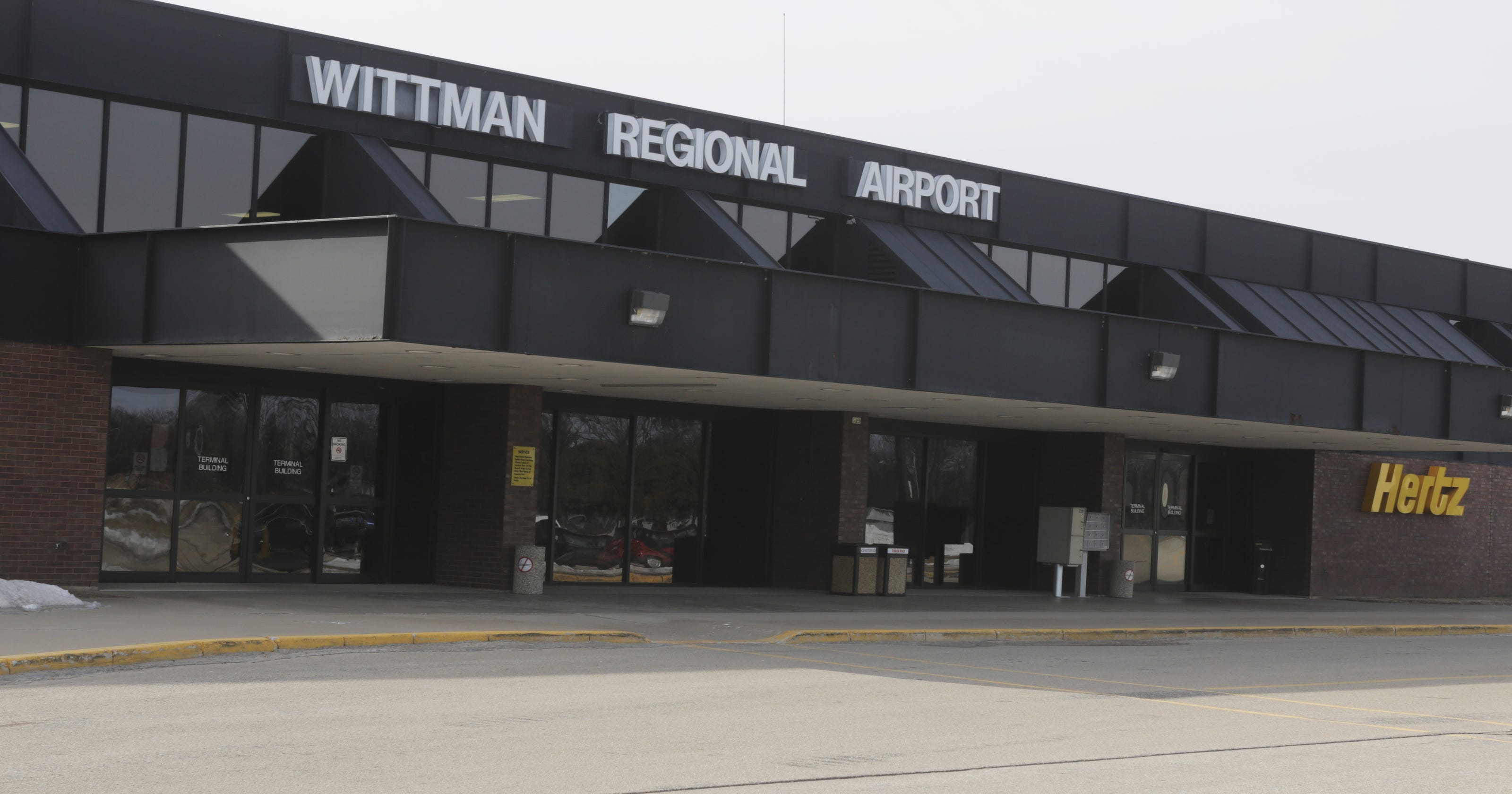 Oshkosh's Wittman Airport terminal: Winnebago County considers options