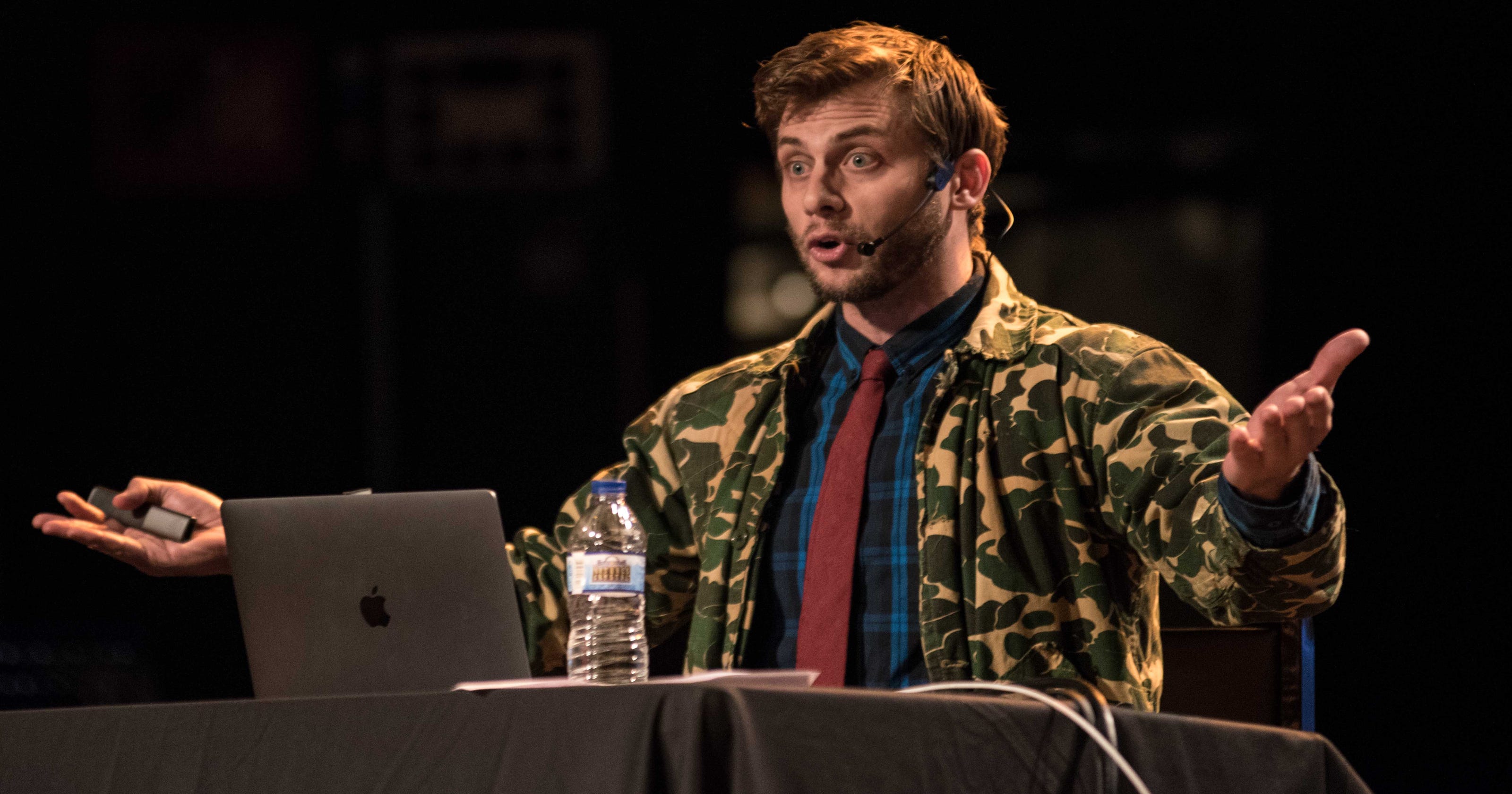 'Manitowoc Minute' guy Charlie Berens a hoot at Milwaukee comedy show