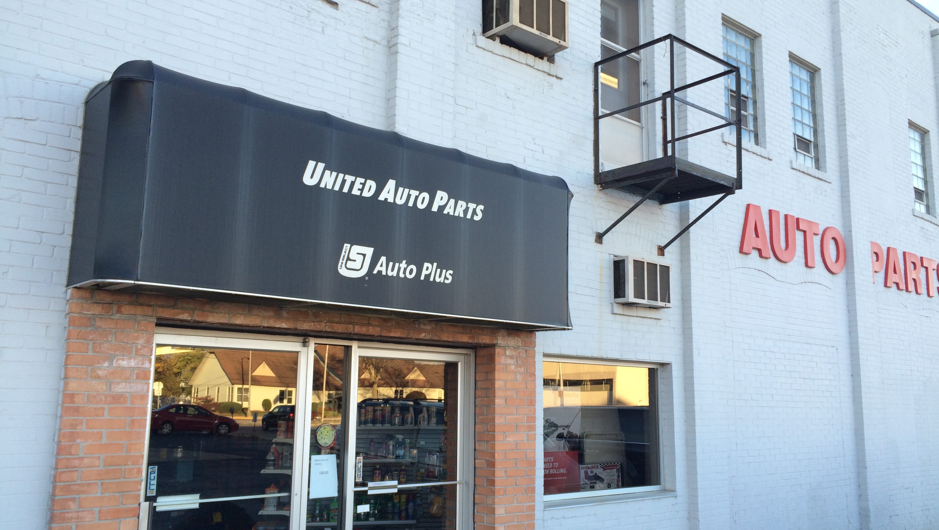 Auto Plus buys six United Auto Parts shops