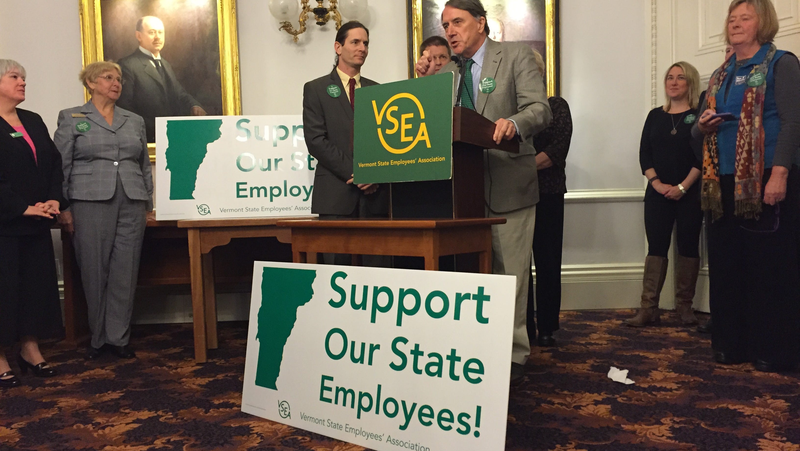 Vt. state employees celebrate contract win