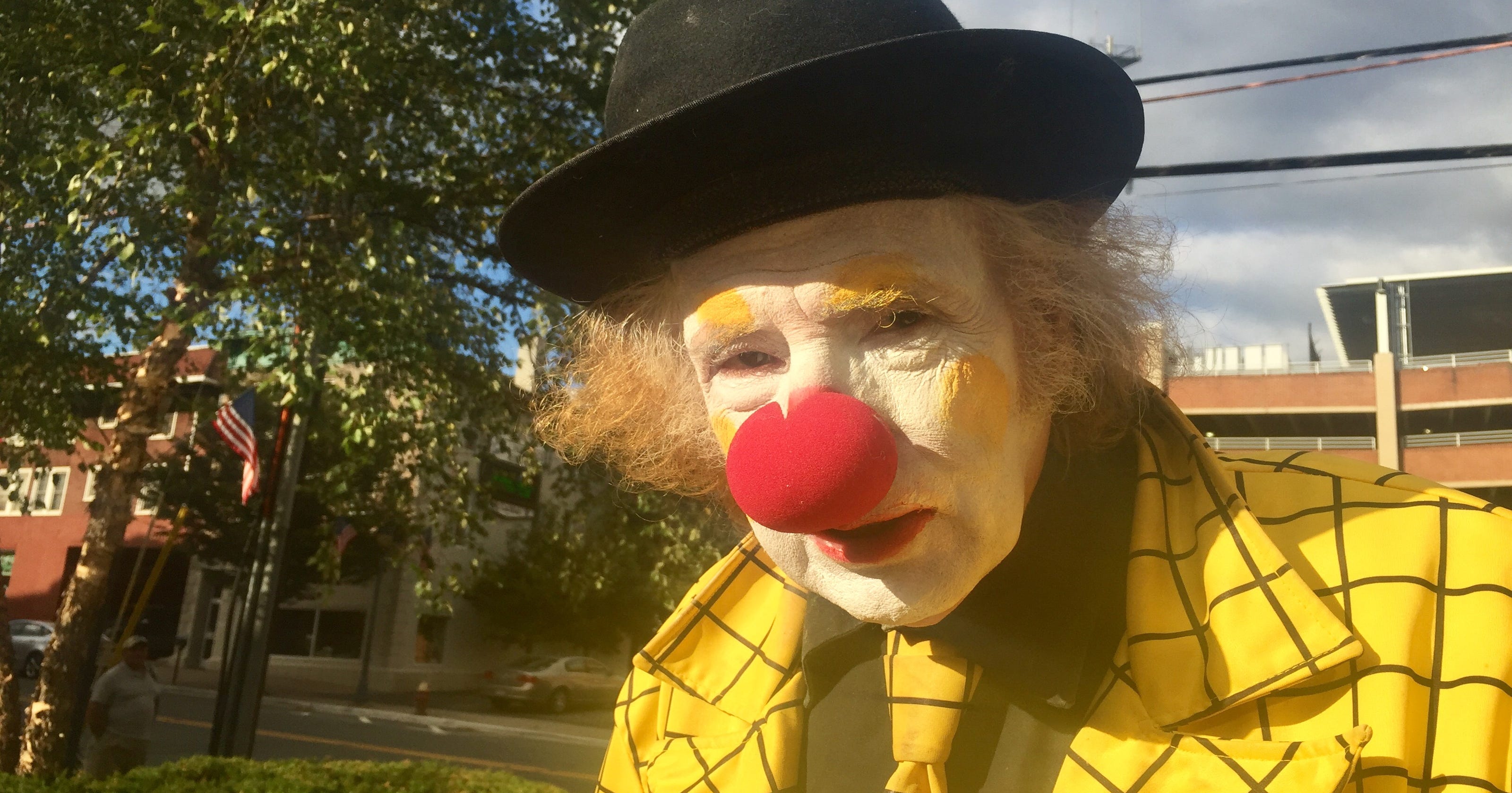 WATCH: 'Creepy clowns' strike a nerve with real clowns