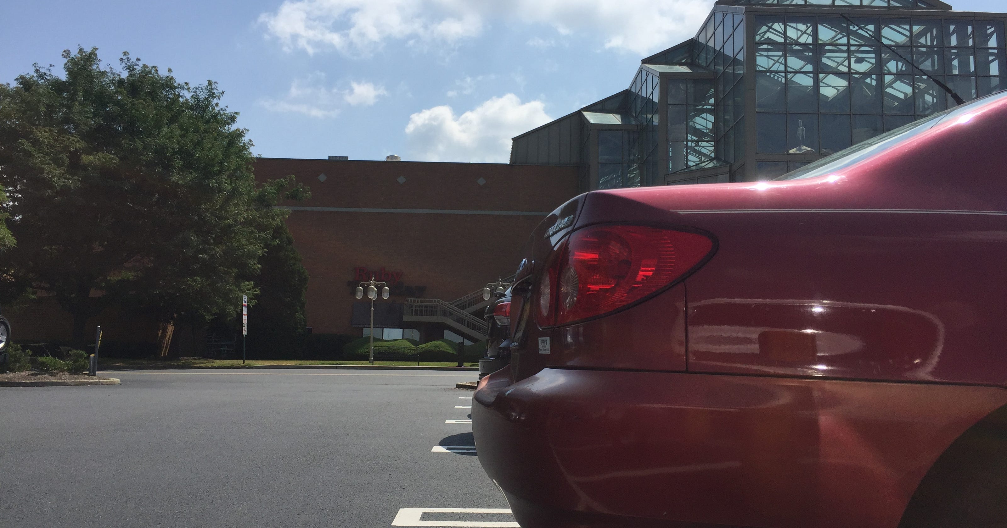 Freehold Raceway Mall starts charging for prime parking