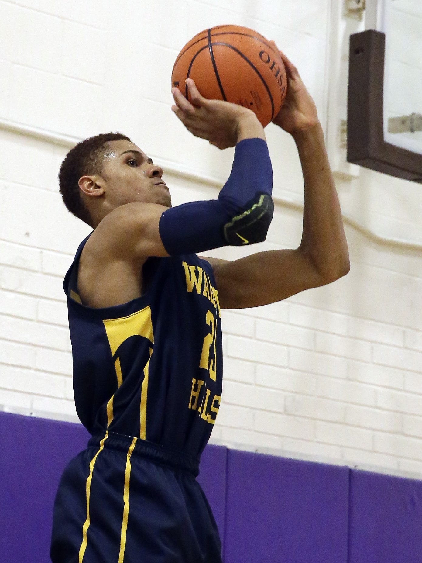 MaCio Teague's 51 lift Walnut Hills at Flyin' to the Hoop