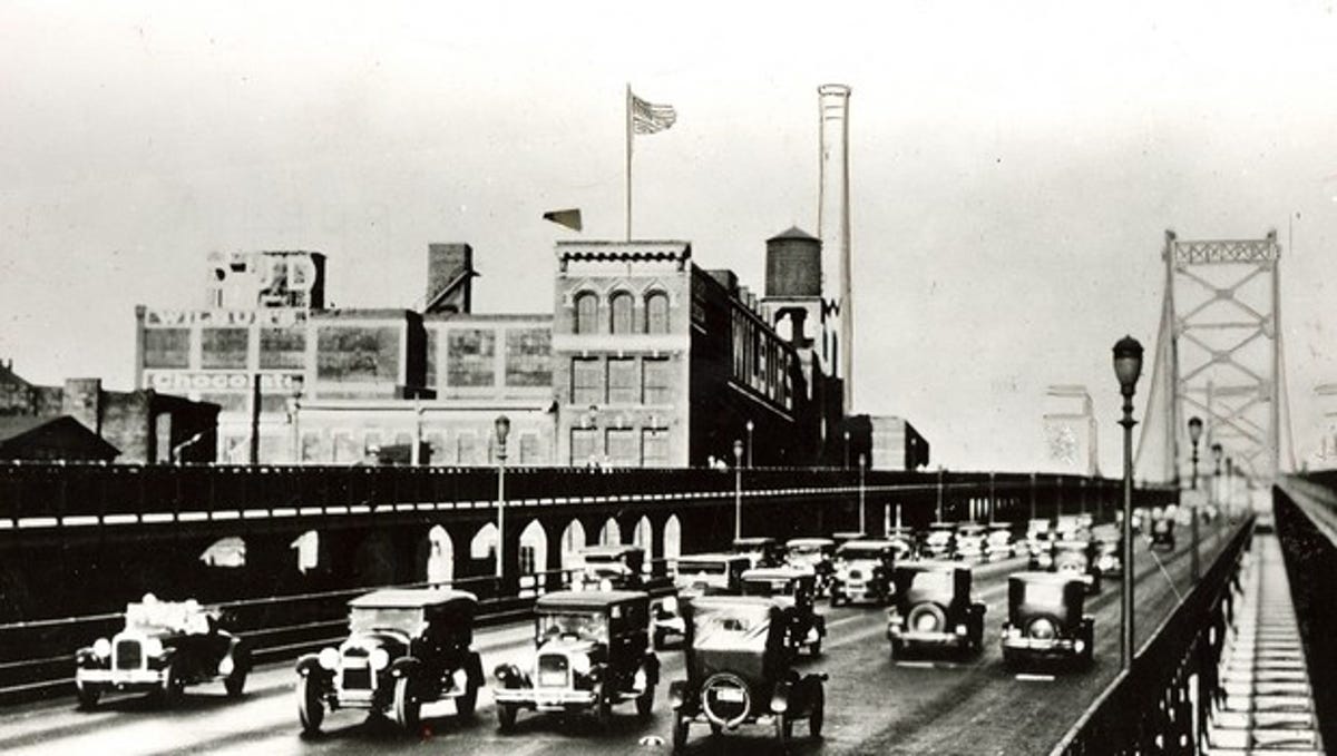 Historic images of the Ben Franklin Bridge: 1920s - 1980s