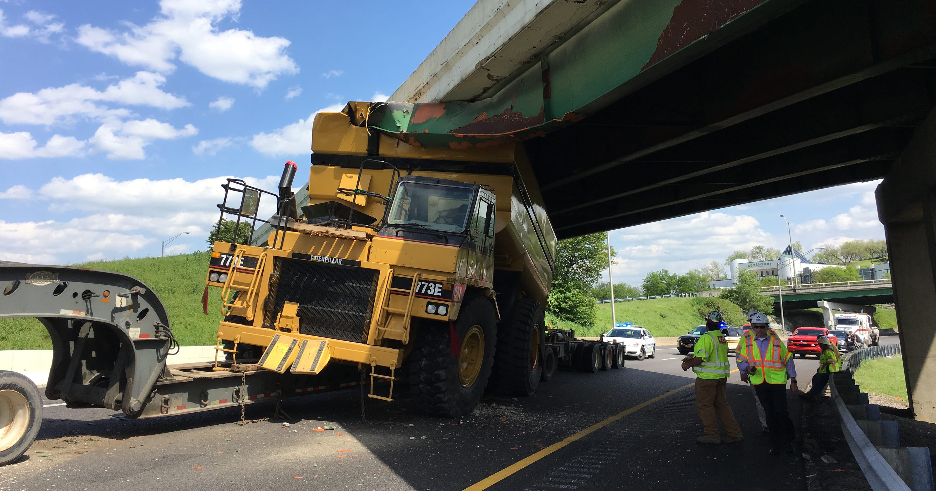 Nashville Traffic Interstate 40 Reopens Truck Stuck Under Overpass