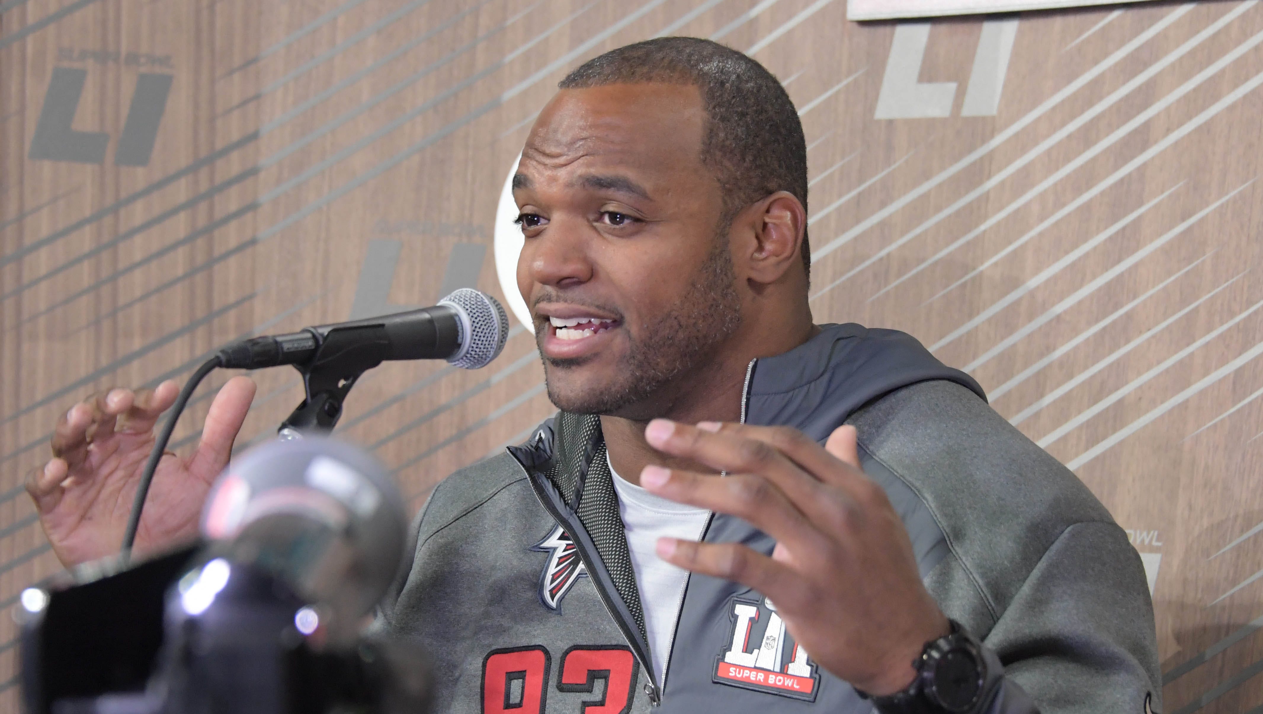 Patriots, Falcons sidestep questions on President Trump