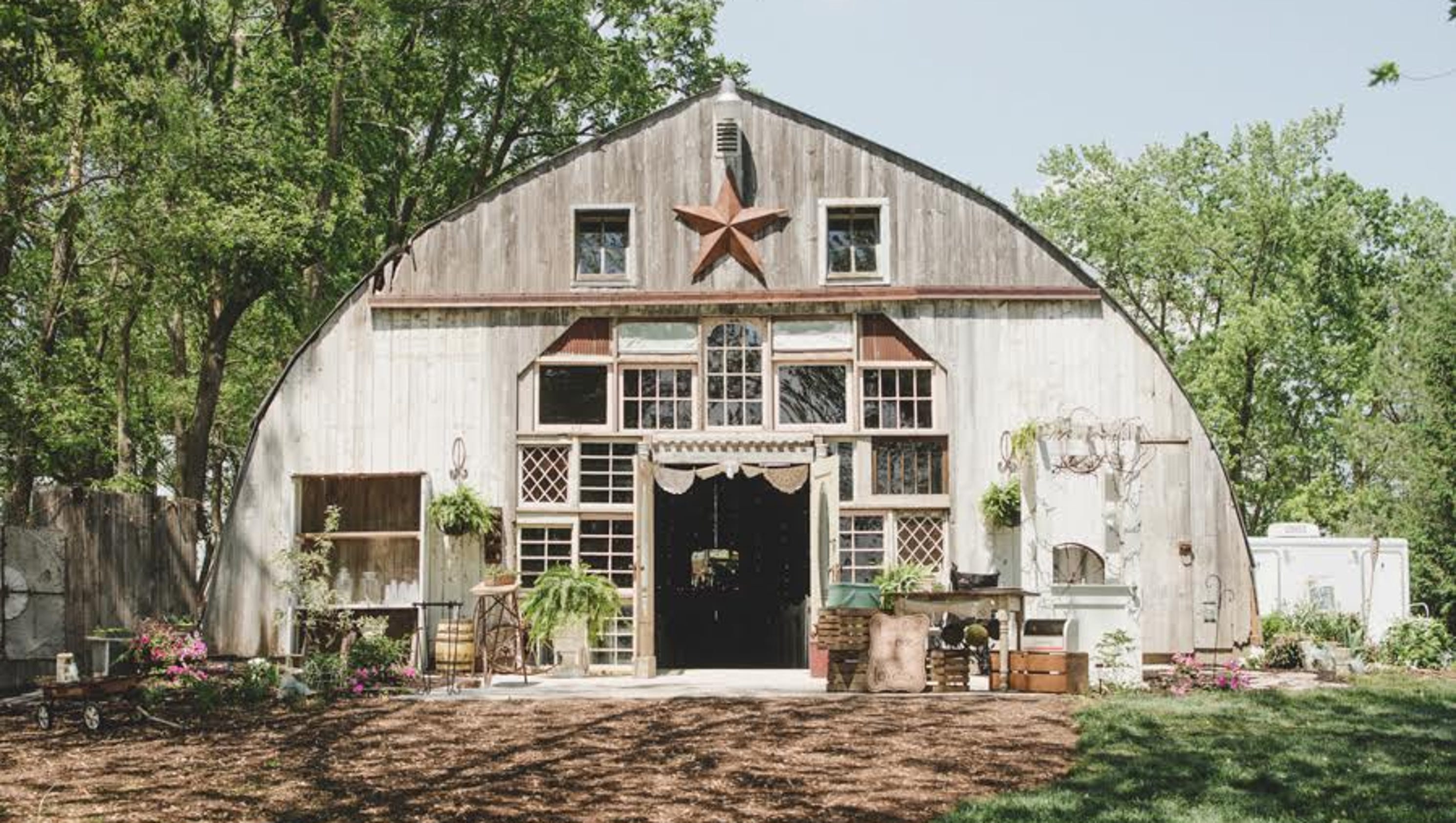11 Iowa barns that have been converted into stylish businesses