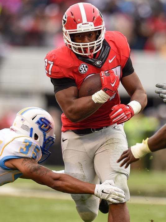 Georgia star RB Nick Chubb leaves game with severe left leg injury