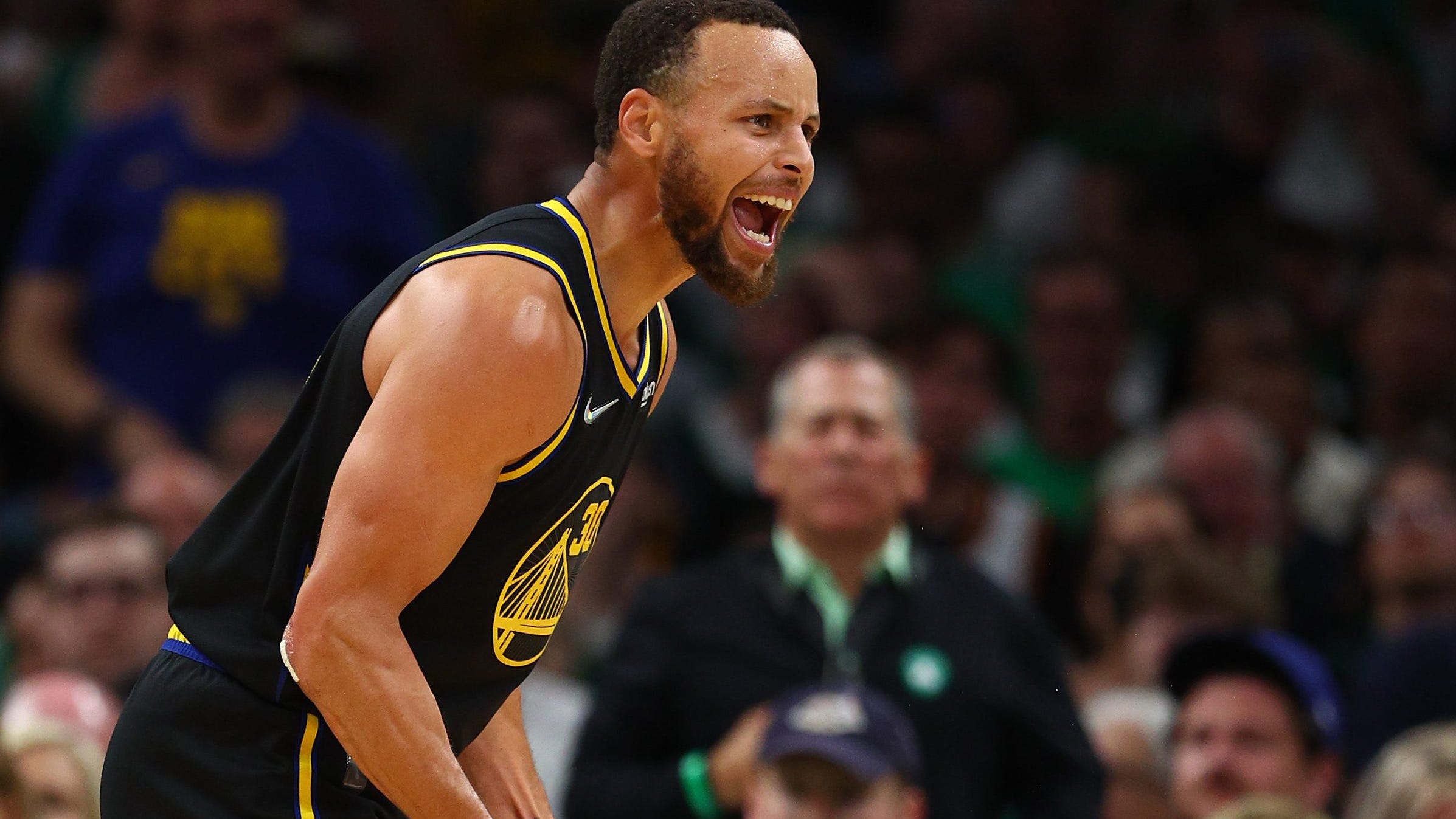 Stephen Curry has all-in-one ceremony at Davidson College