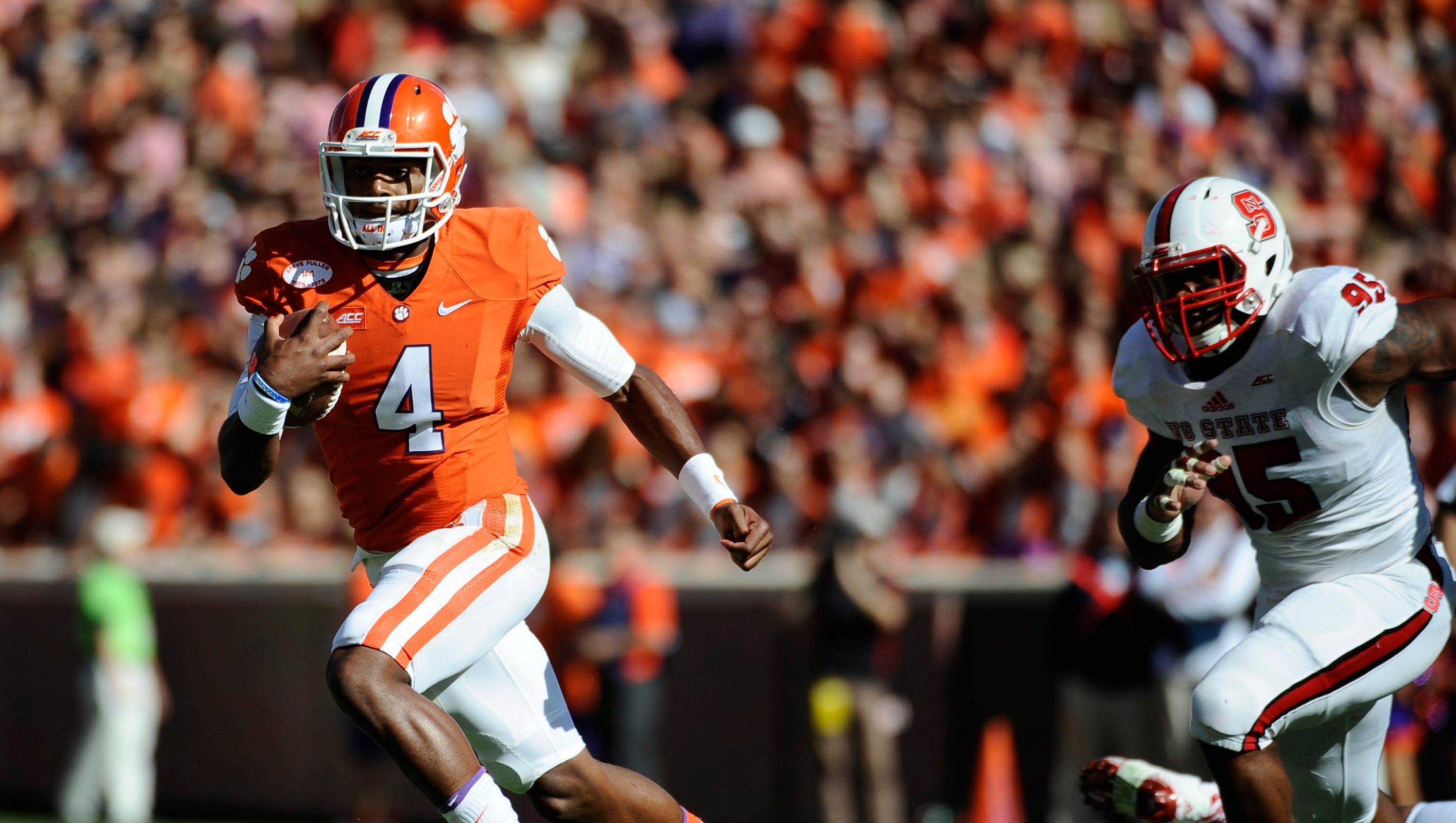 Clemson QB Deshaun Watson injures throwing hand vs. Louisville