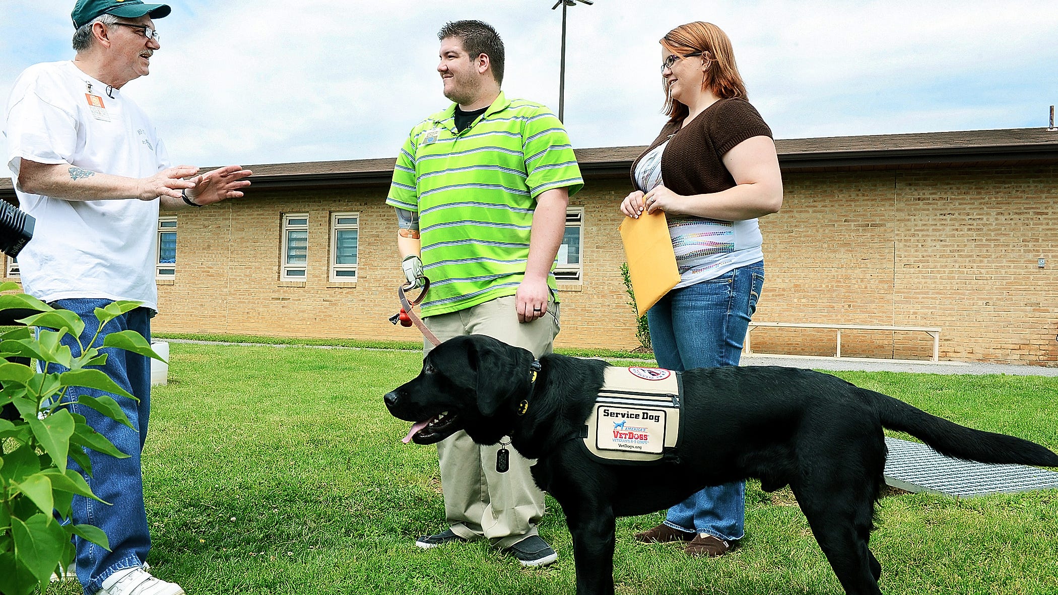 Vet visits Hagerstown prison with service dog trained by inmates