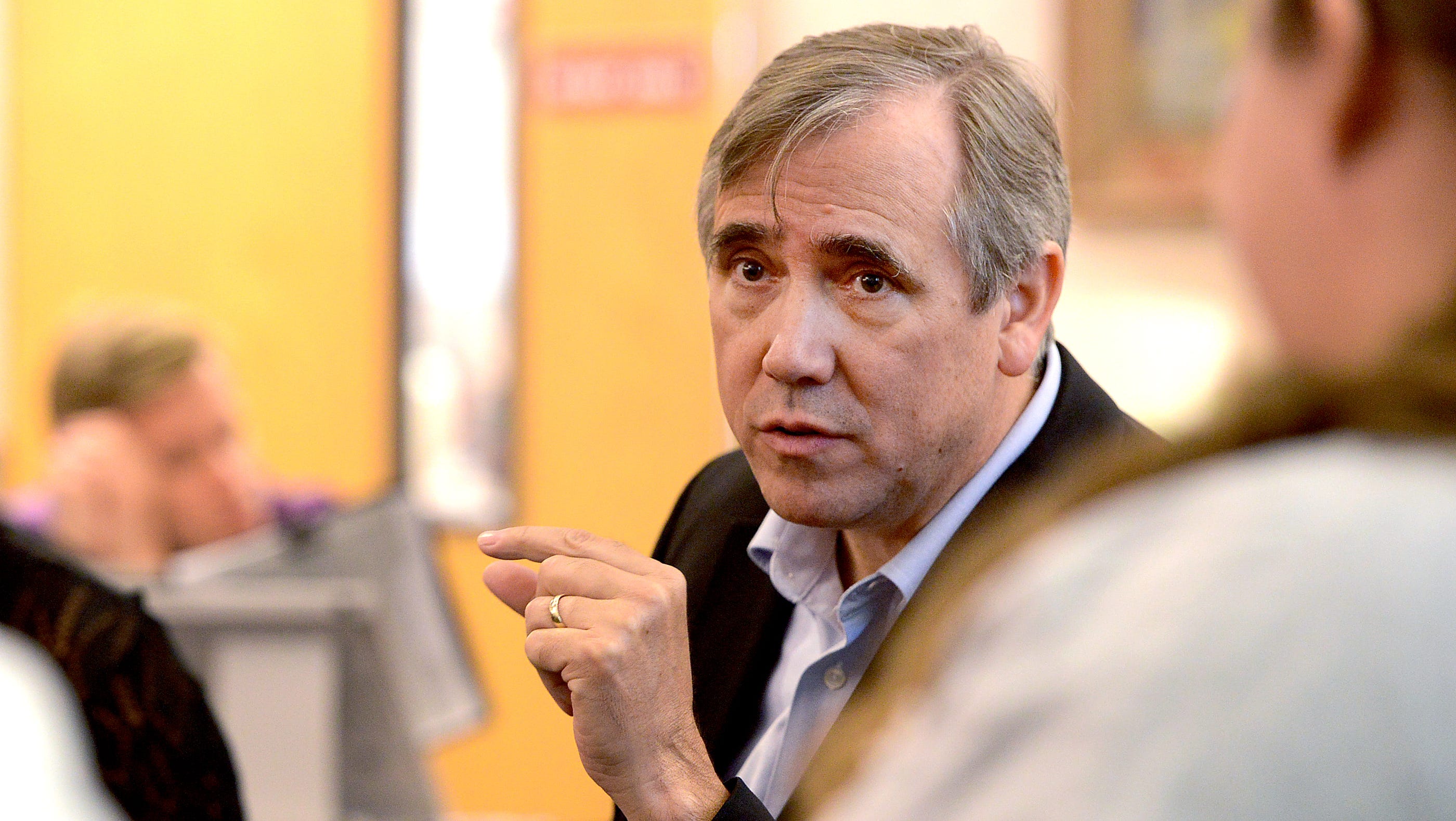 Sen. Jeff Merkley campaigning on women's health care