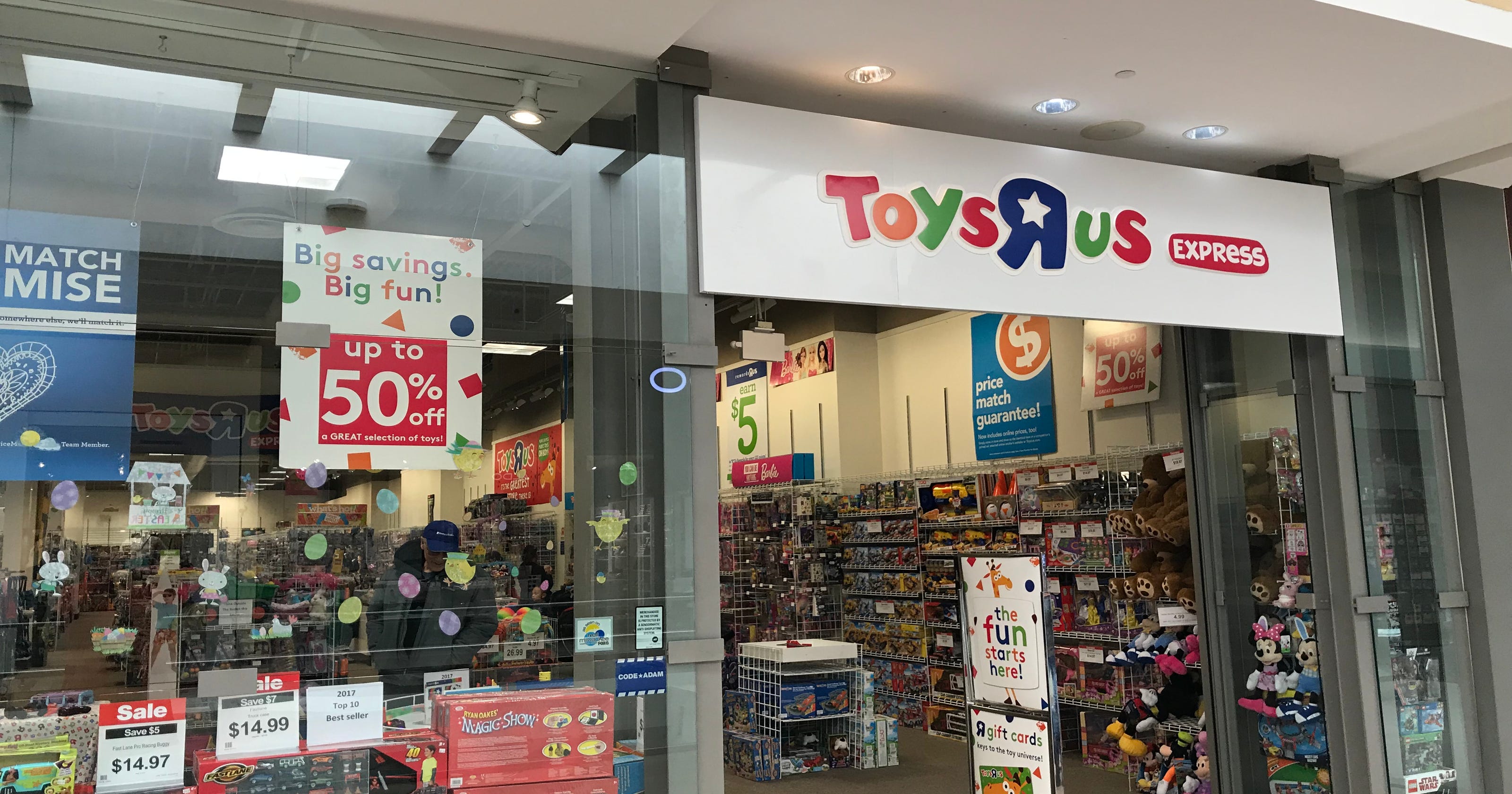 'Toys R Us kids' to say good-bye to beloved store