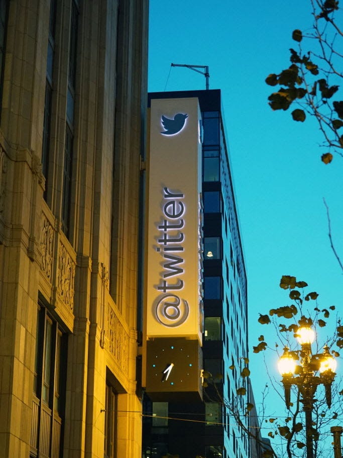 Twitter to add Stickers option for photos