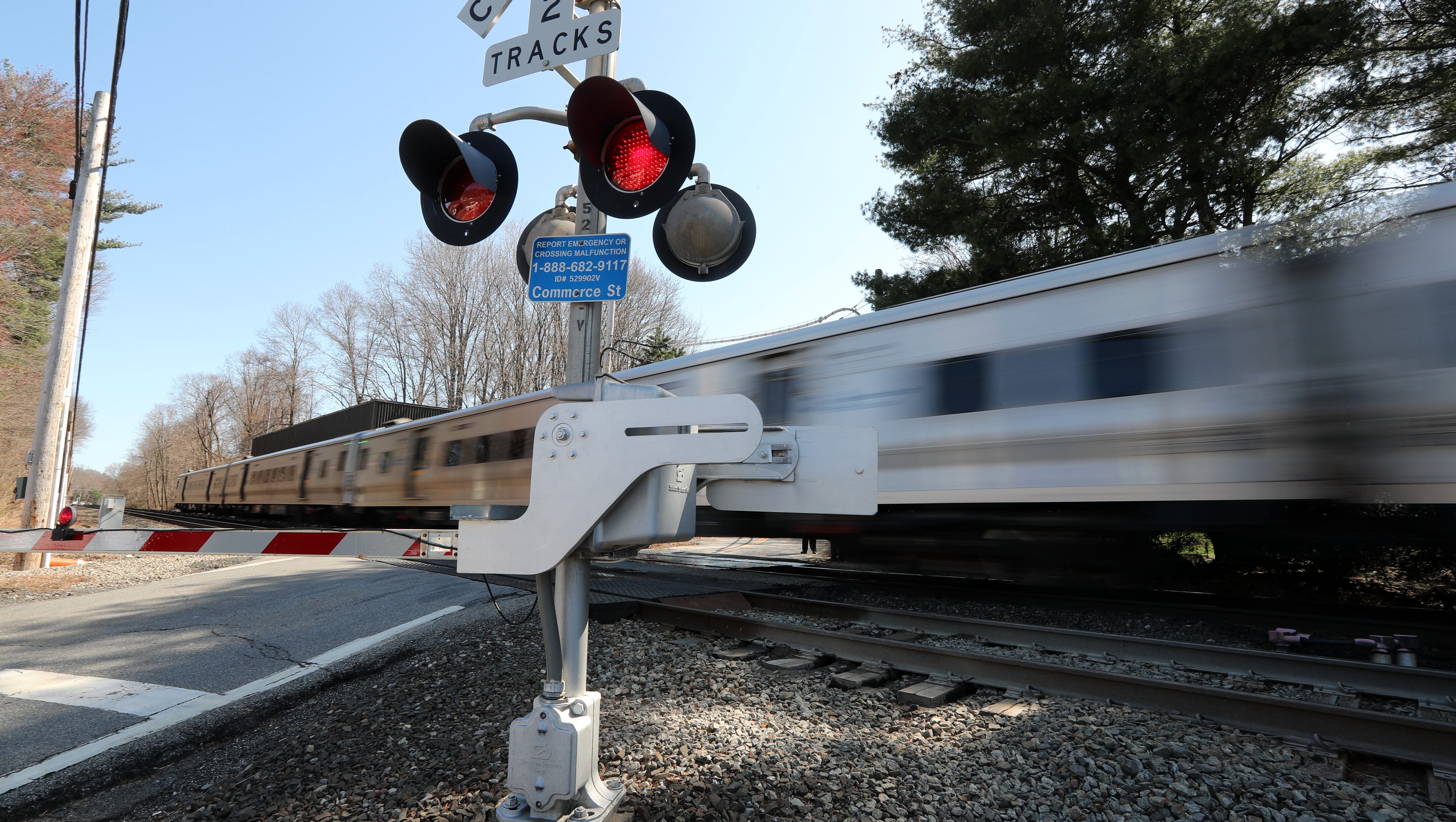 On 4th anniversary of Valhalla train crash, third rail design questioned