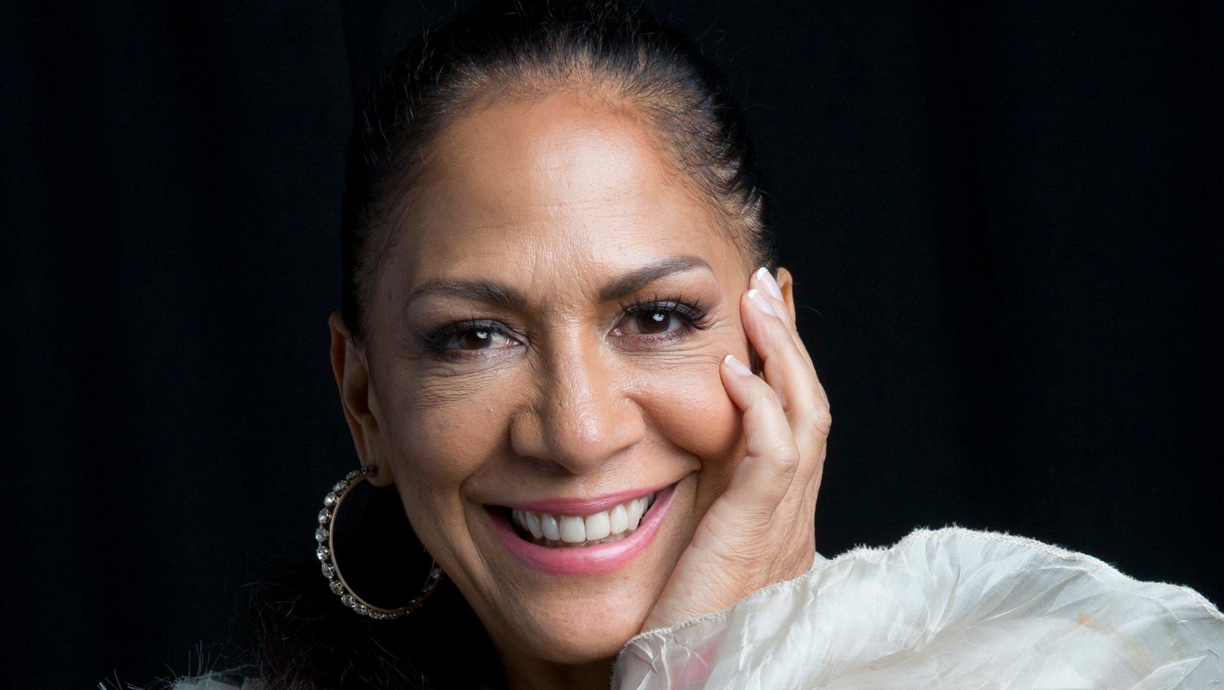 Drummer Sheila E. writes of past loves in autobiography