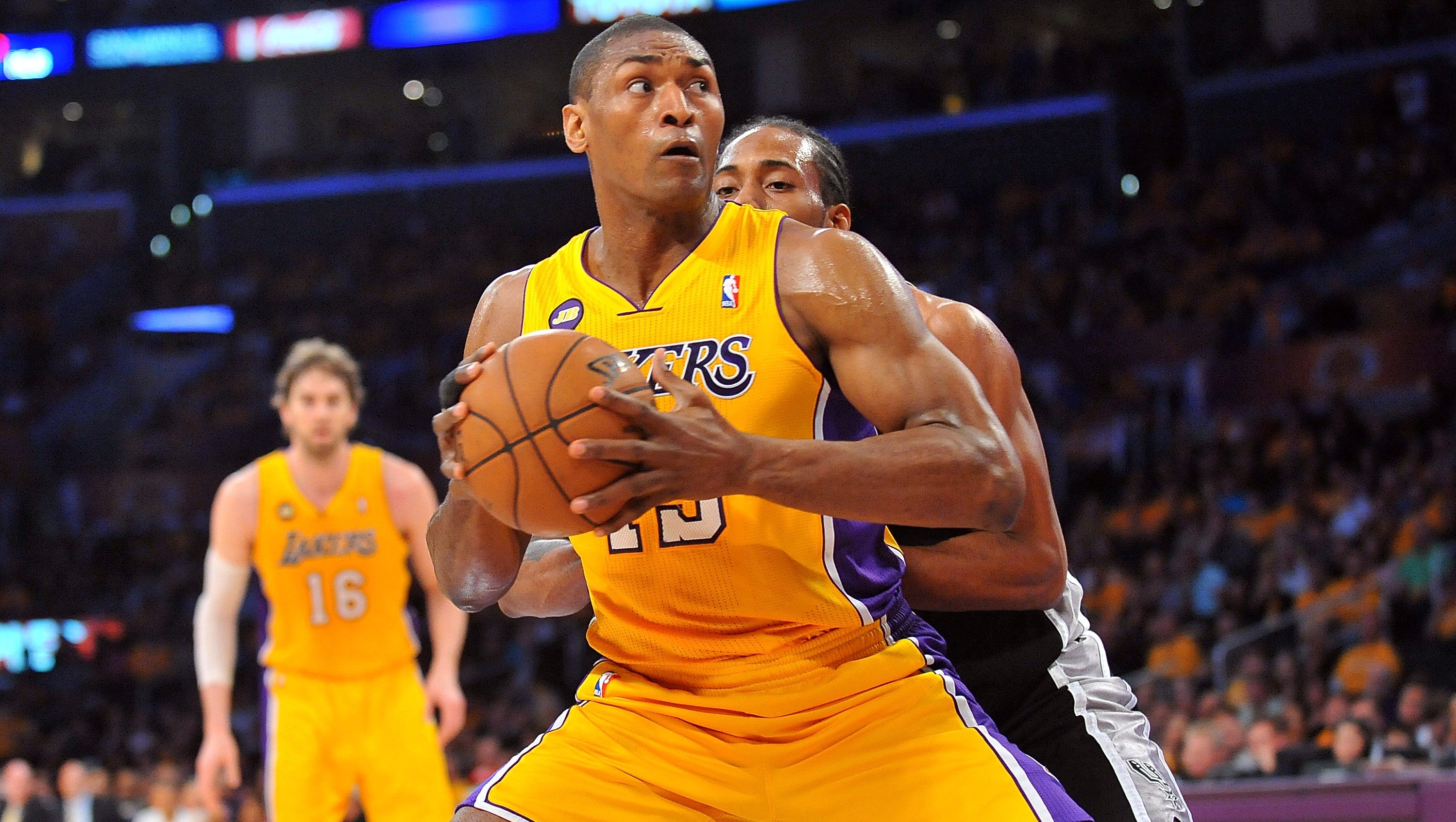 Metta World Peace makes Lakers must-watch team