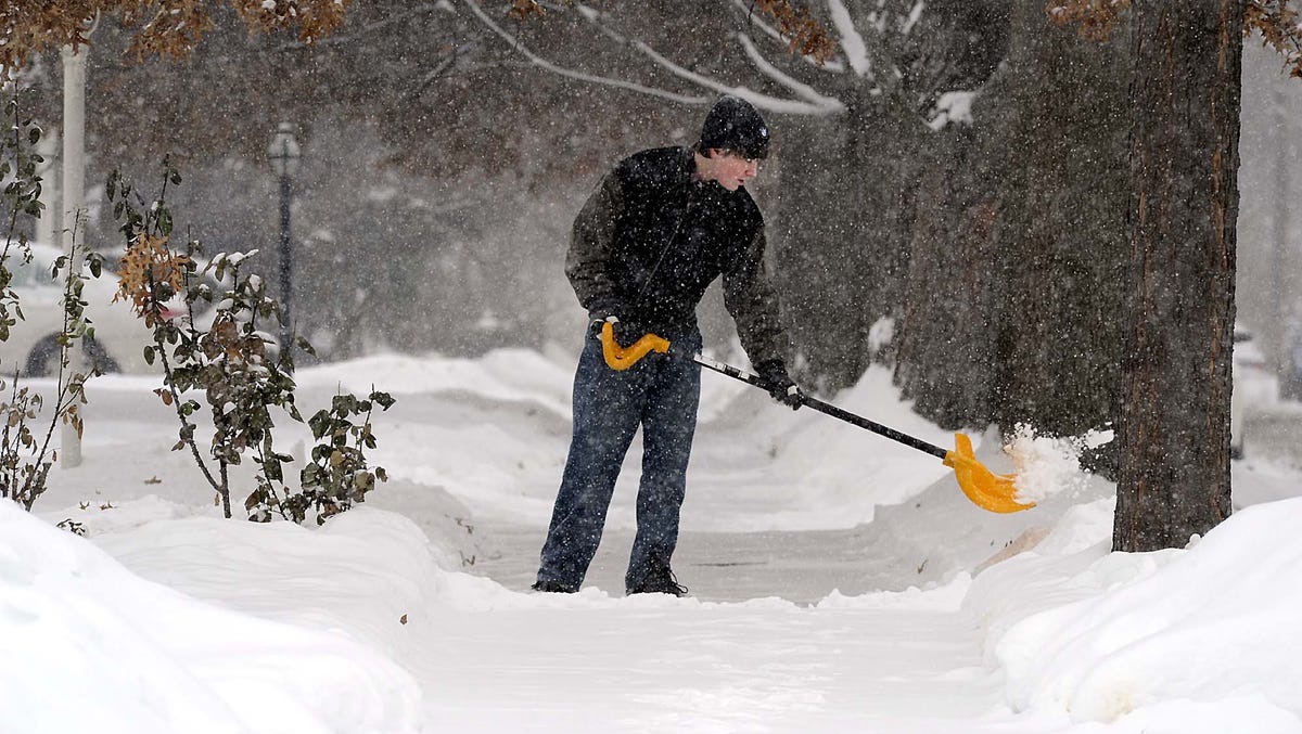Another helping of snow