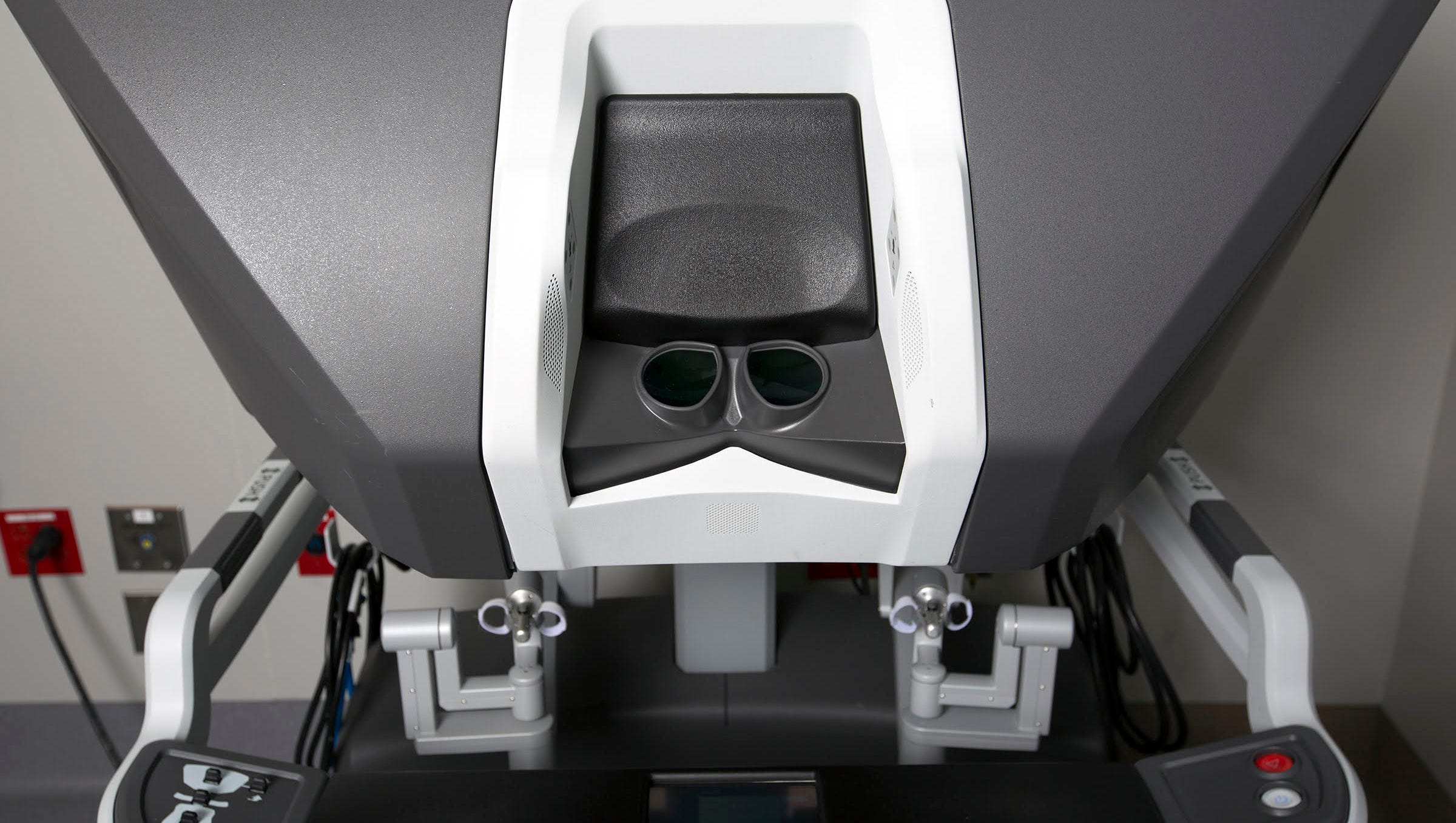 Da Vinci robotic technology revolutionizes surgeries