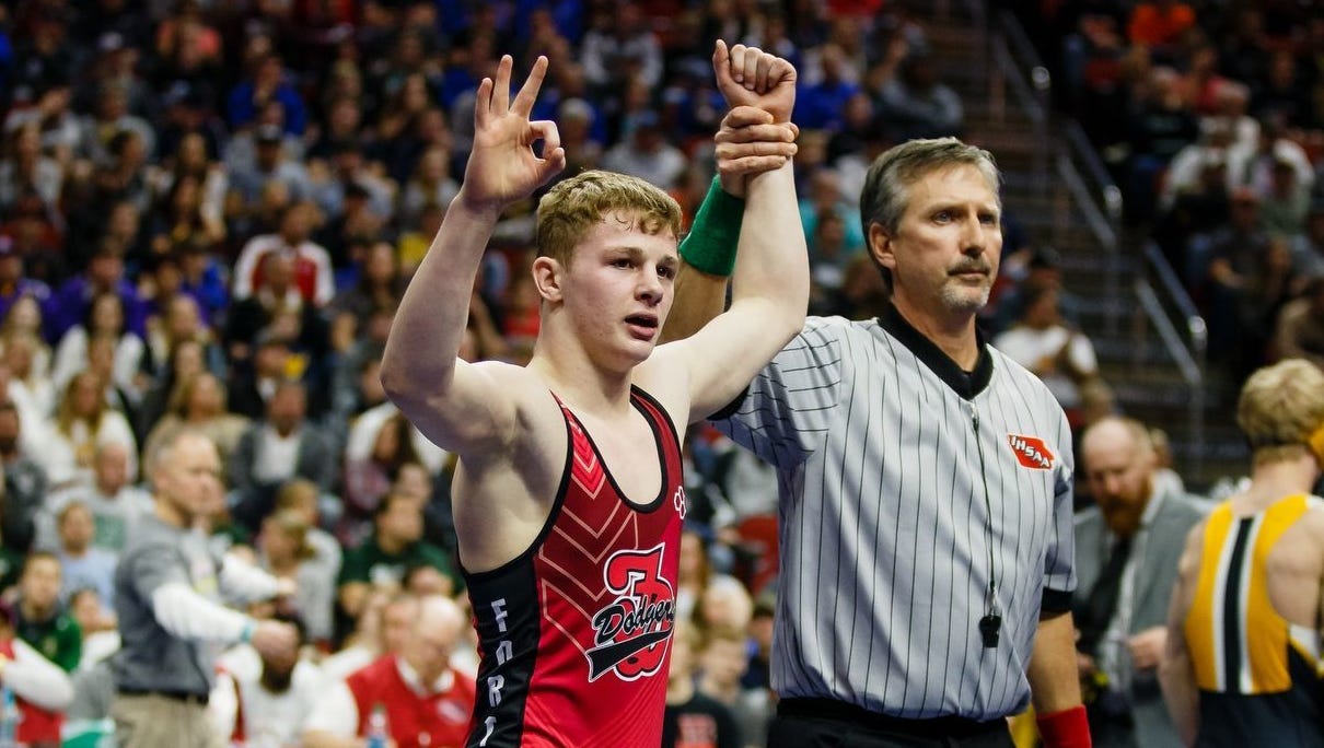 Iowa prep wrestling: Brody Teske tops Alex Thomsen in a battle of unbeatens