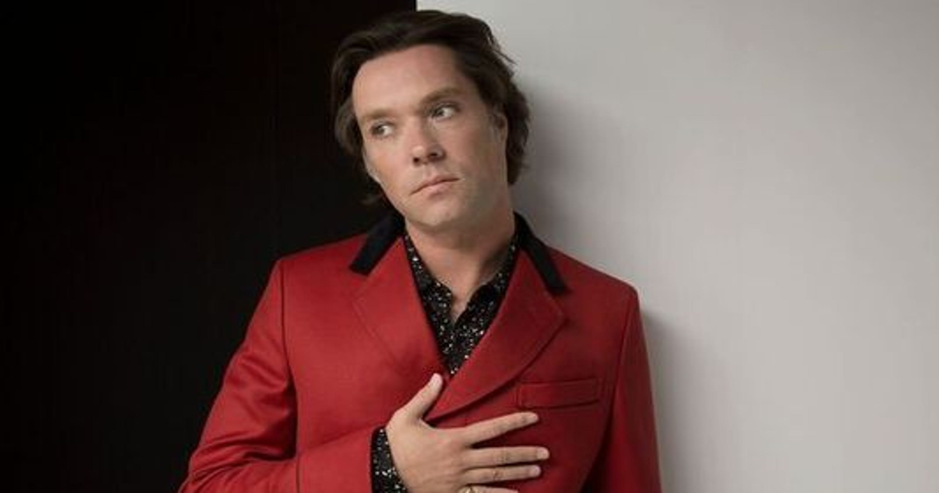 Rufus Wainwright plucks songs from his career at Opening Nights