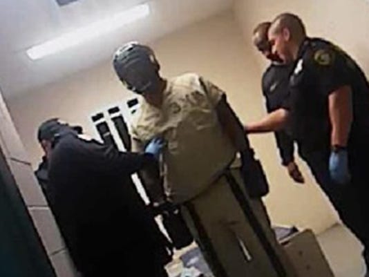 Chicago inmate gouges his eyes: Cost of not caring