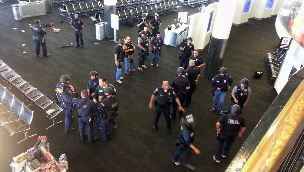 FBI: Suspect shot LAX TSA officer before returning, shooting again