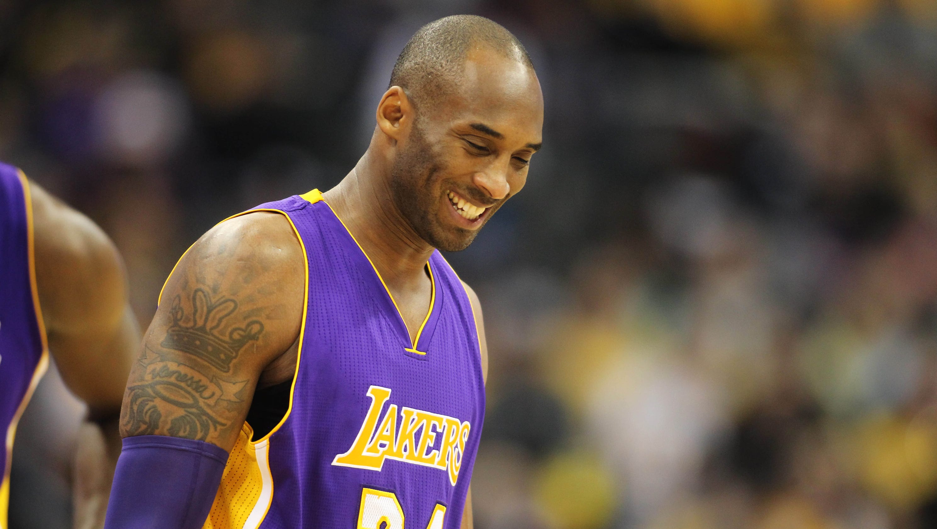 Kobe Bryant leads early All-Star voting