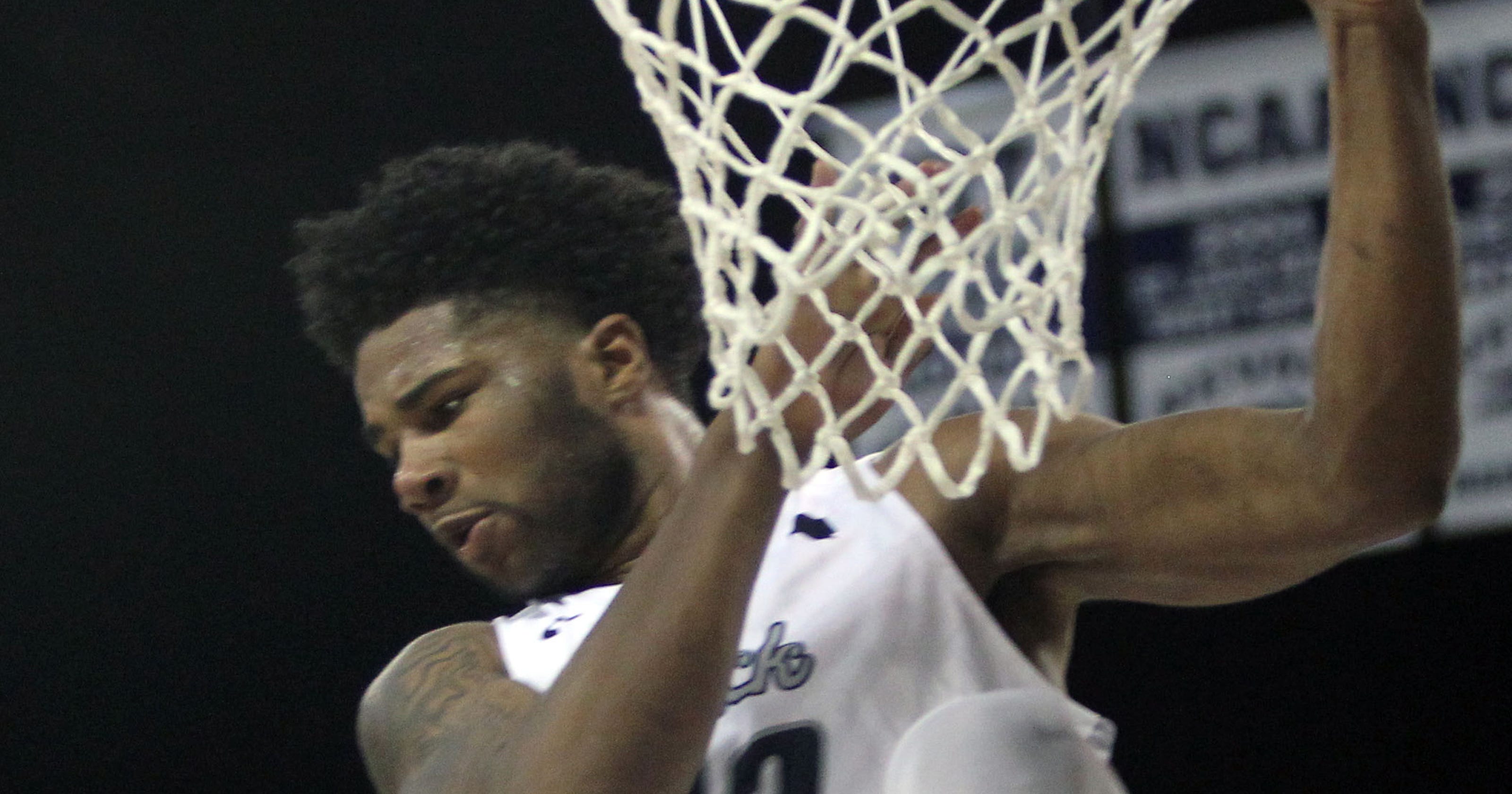 Elijah Foster's domestic battery charge dismissed with prejudice