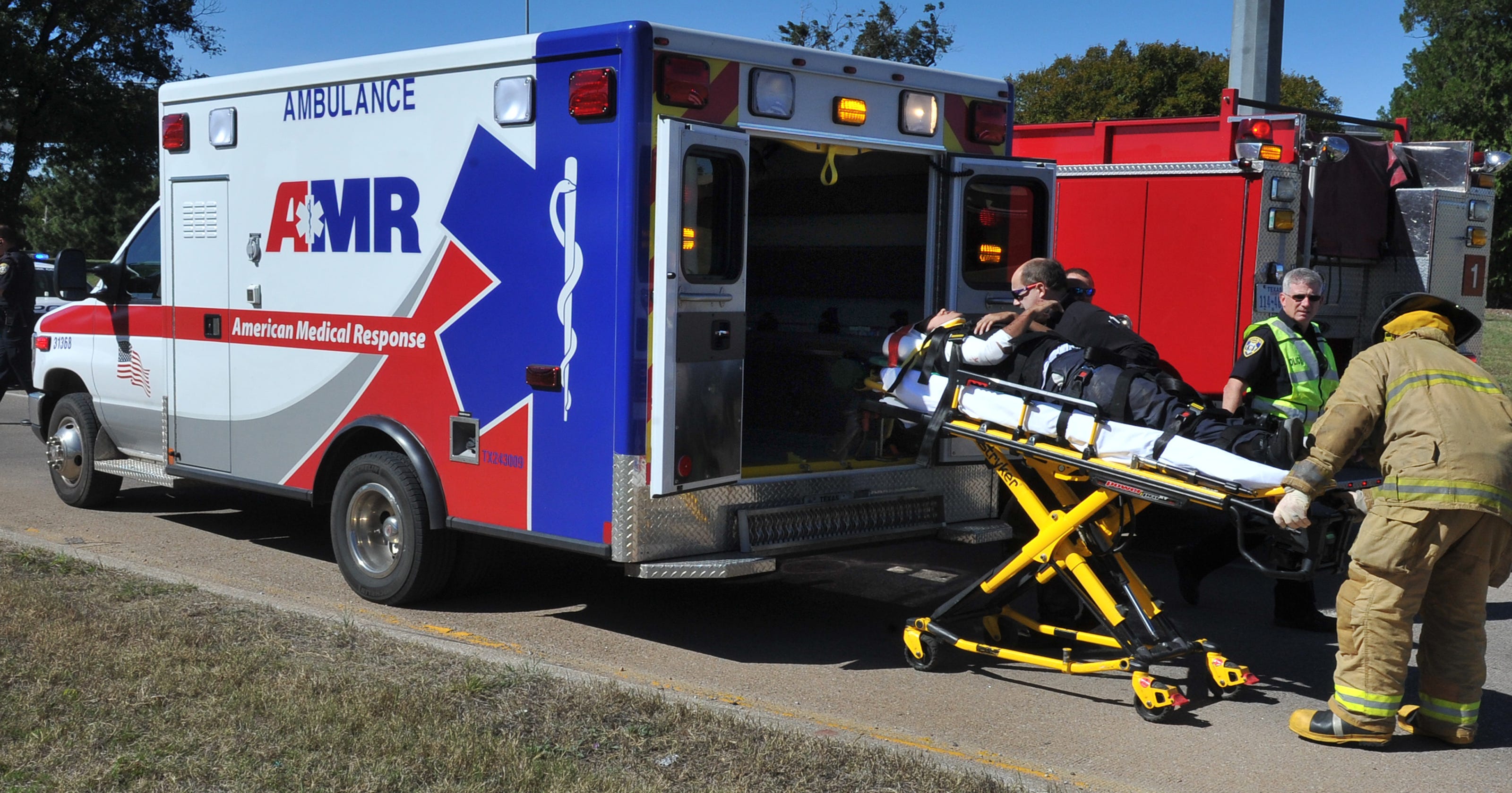 Amr Ambulances AMR Ambulance | Ford Ambulance Responding To An