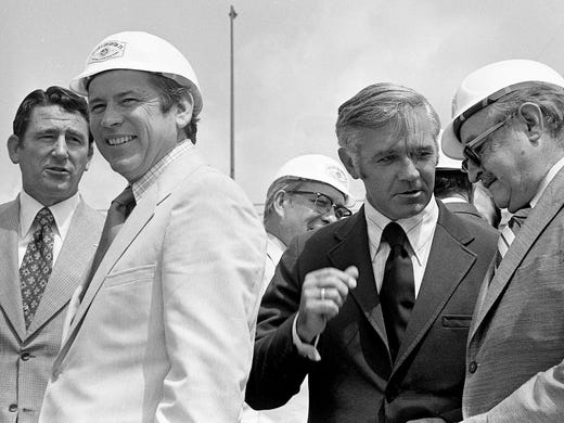 Howard Baker, former Senate Majority Leader, dies at 88