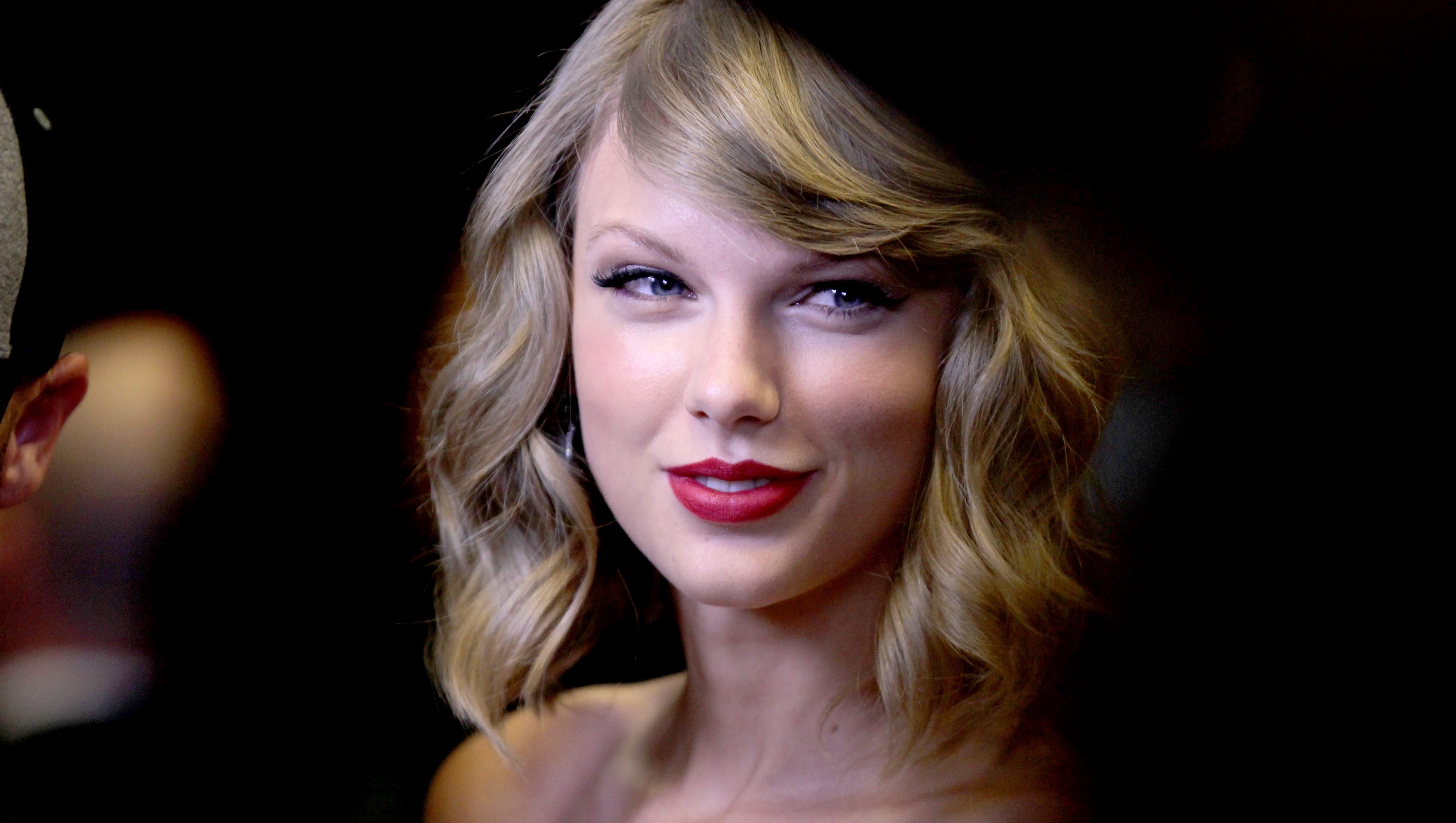 How Taylor Swift created 'Out of the Woods'