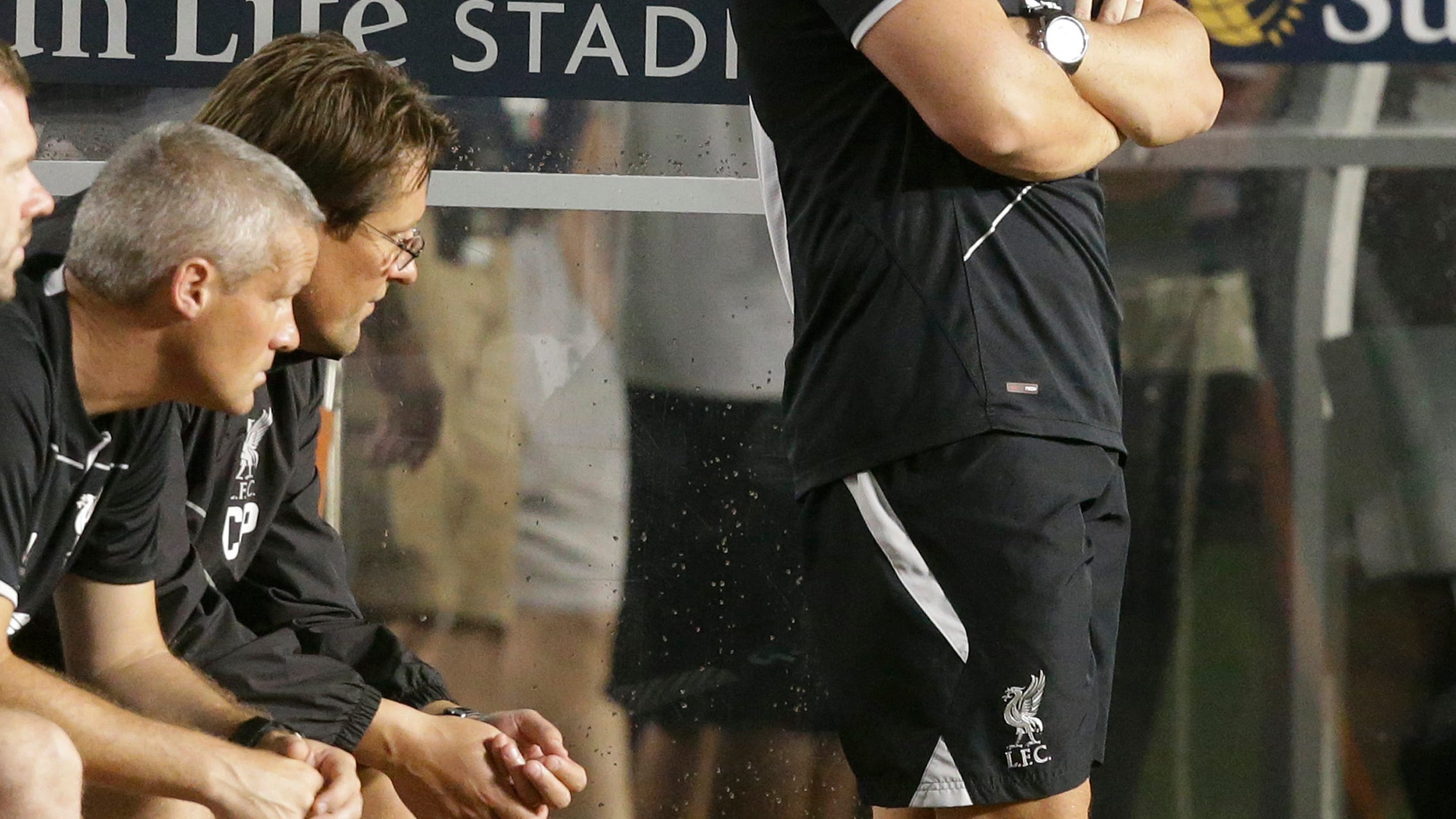 Liverpool sign Atletico defender Manquillo