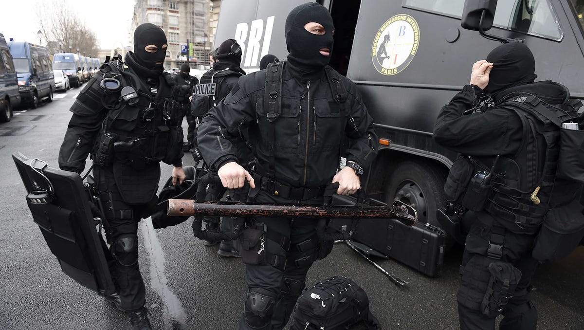 French police, military search for terror suspects