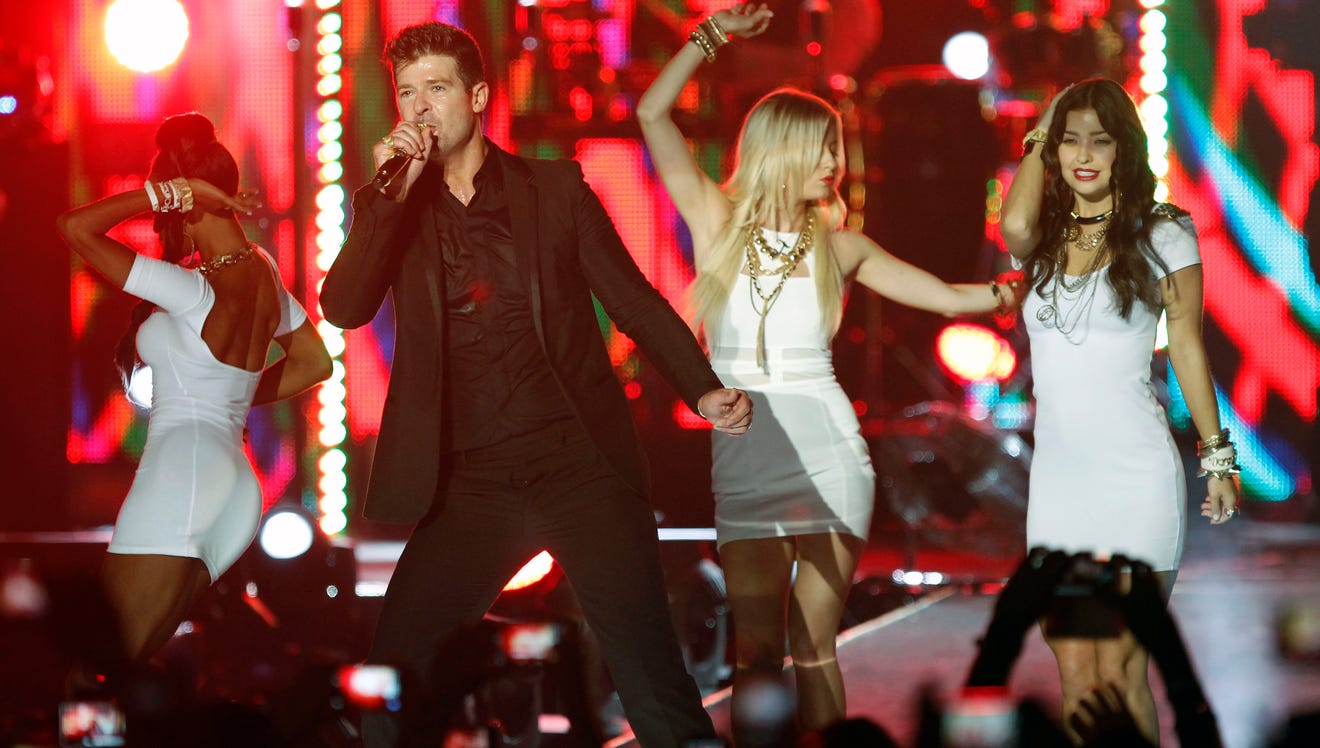 Robin Thickes Topless Women Video Inspired By Magazine