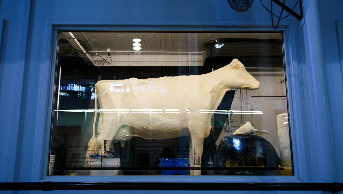 9 Photos: Butter Cow at the 2015 Iowa State Fair
