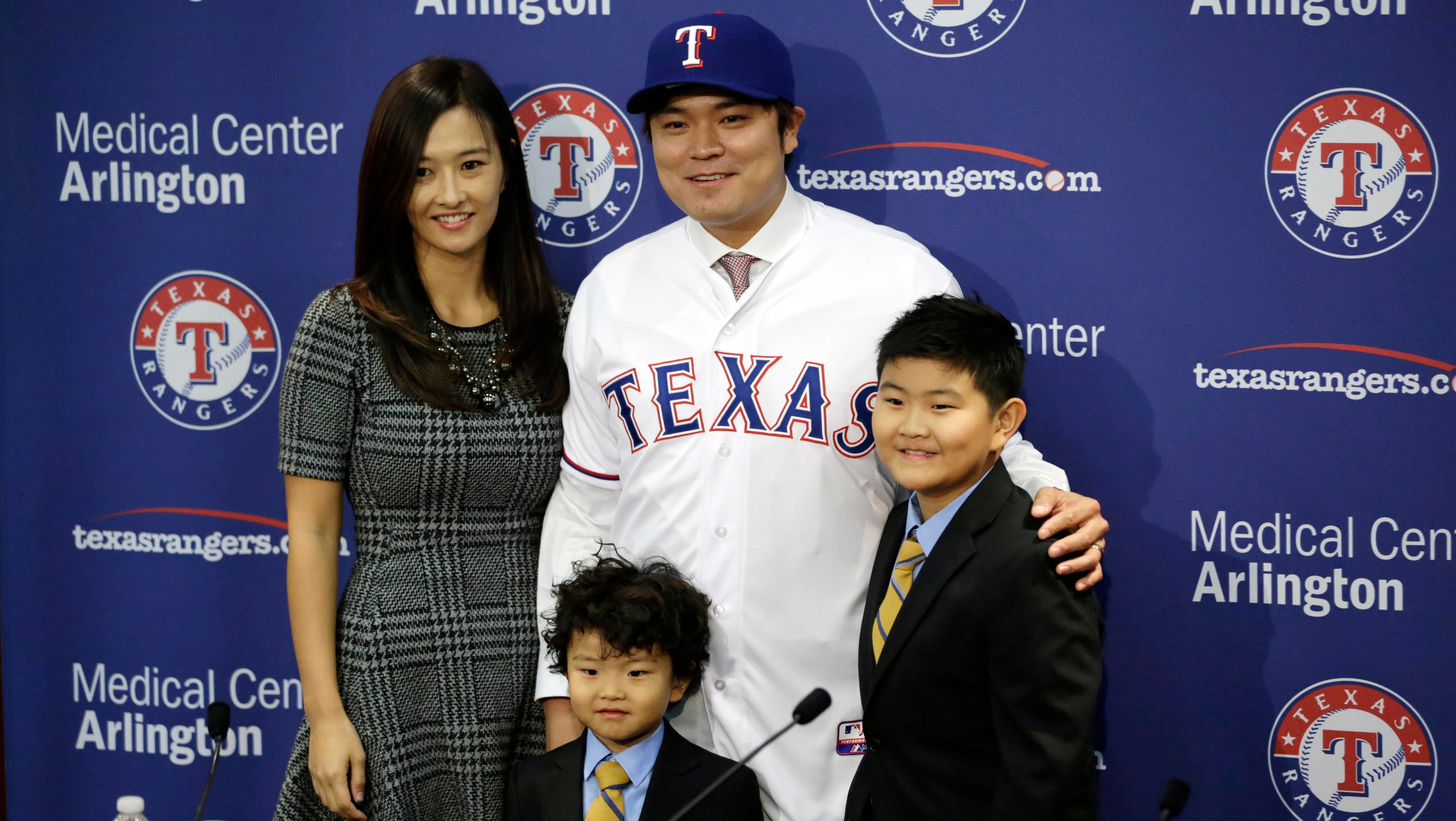 Shin-Soo Choo introduced by Texas Rangers