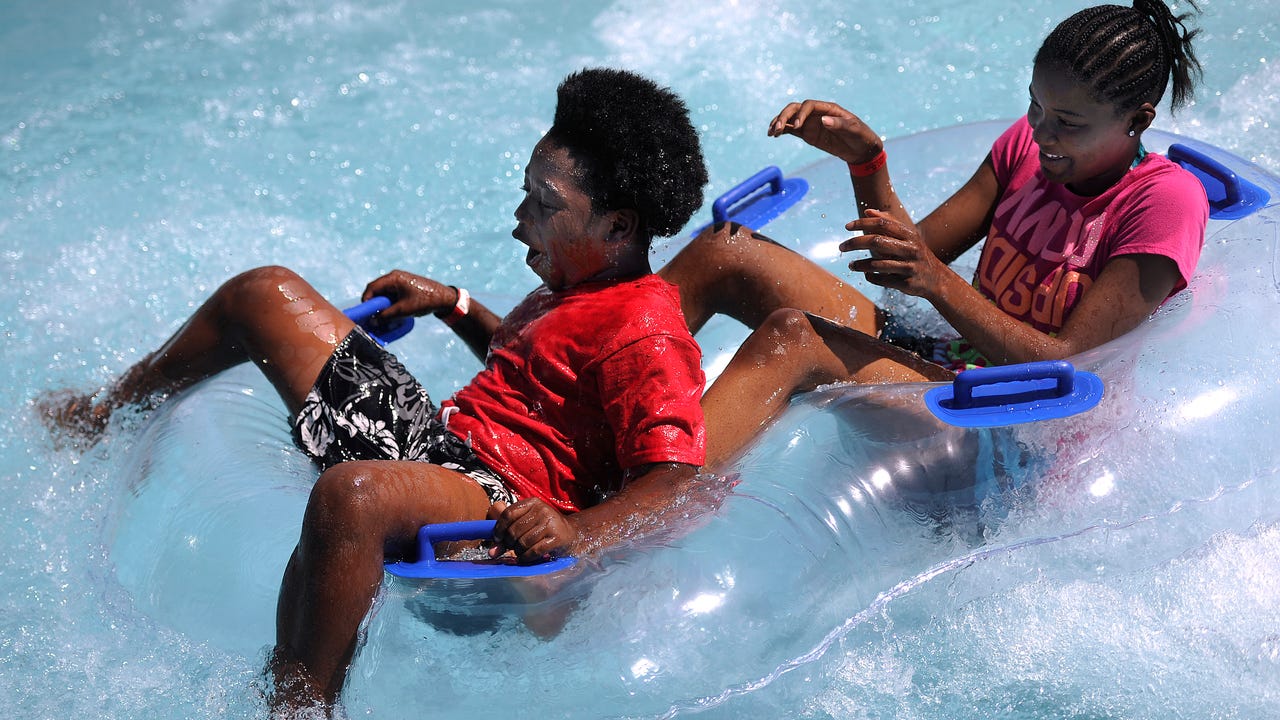 Adventure Cove opens with a splash
