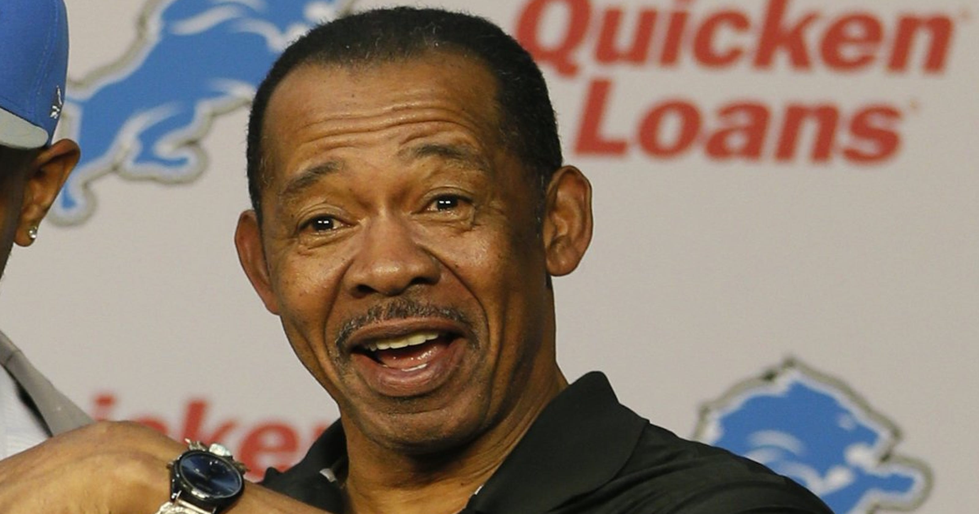 Charlie Sanders has cancer; other Detroit Lions alums visit patients